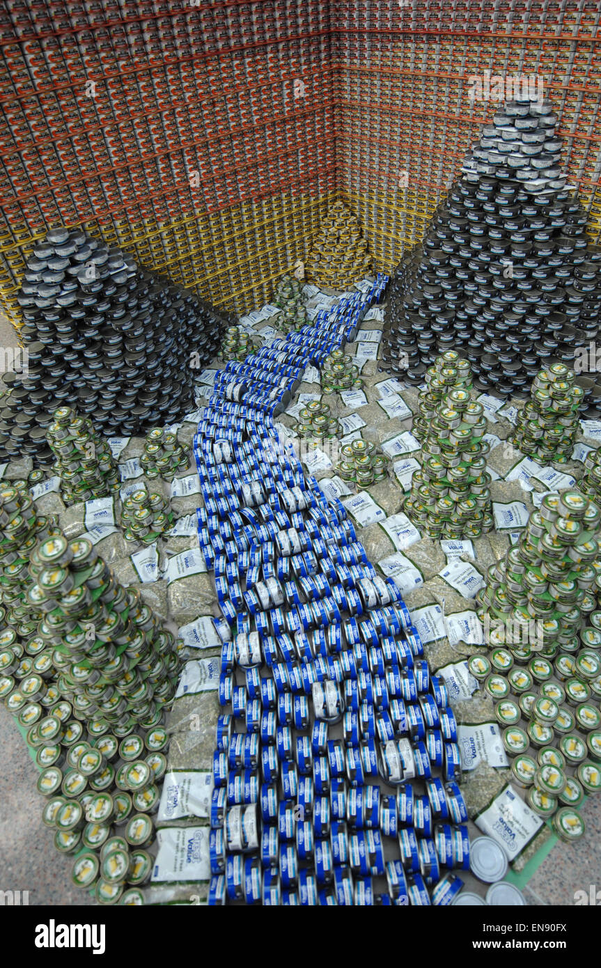 (150430) -- VANCOUVER, April 30, 2015 (Xinhua) -- Famous cartoon ...