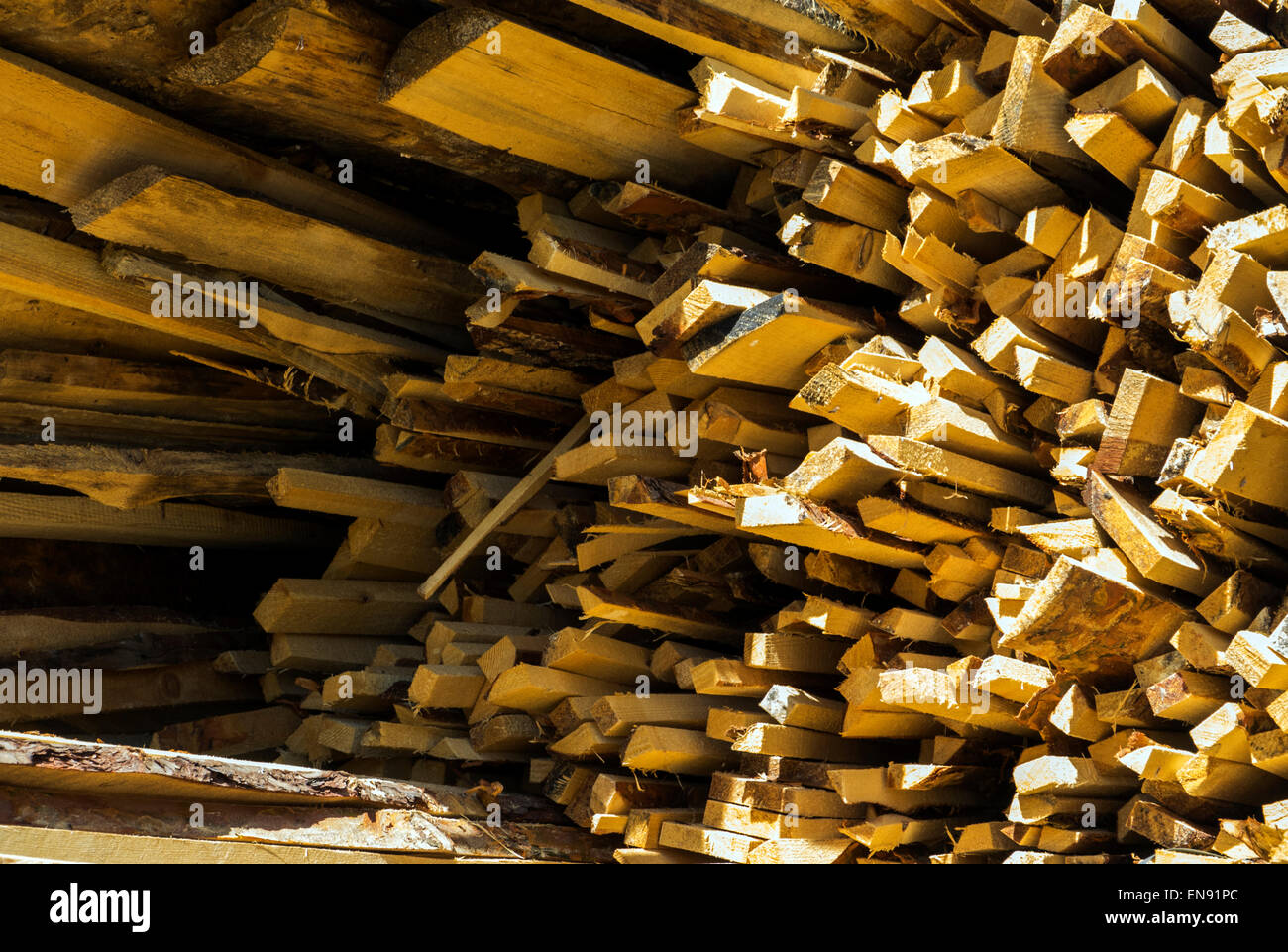 Scrap wood cutting board hi-res stock photography and images - Alamy