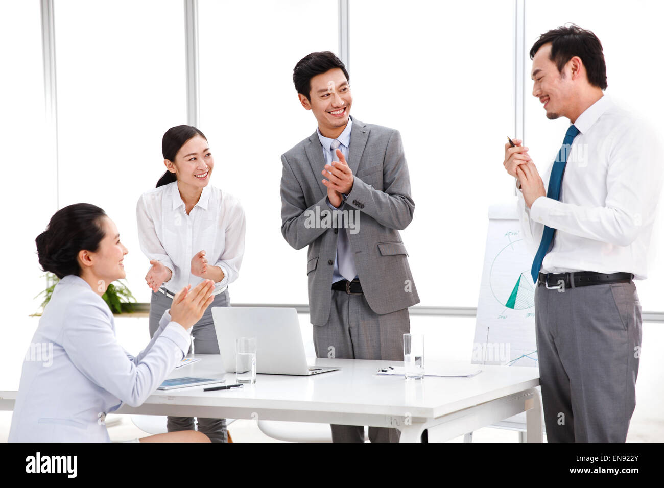 Businessman at work in office 20 29 years hi-res stock photography and ...