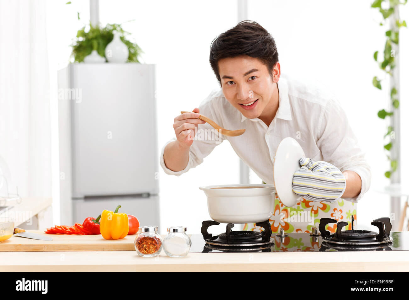 Indian Man Cooking High Resolution Stock Photography and Images - Alamy