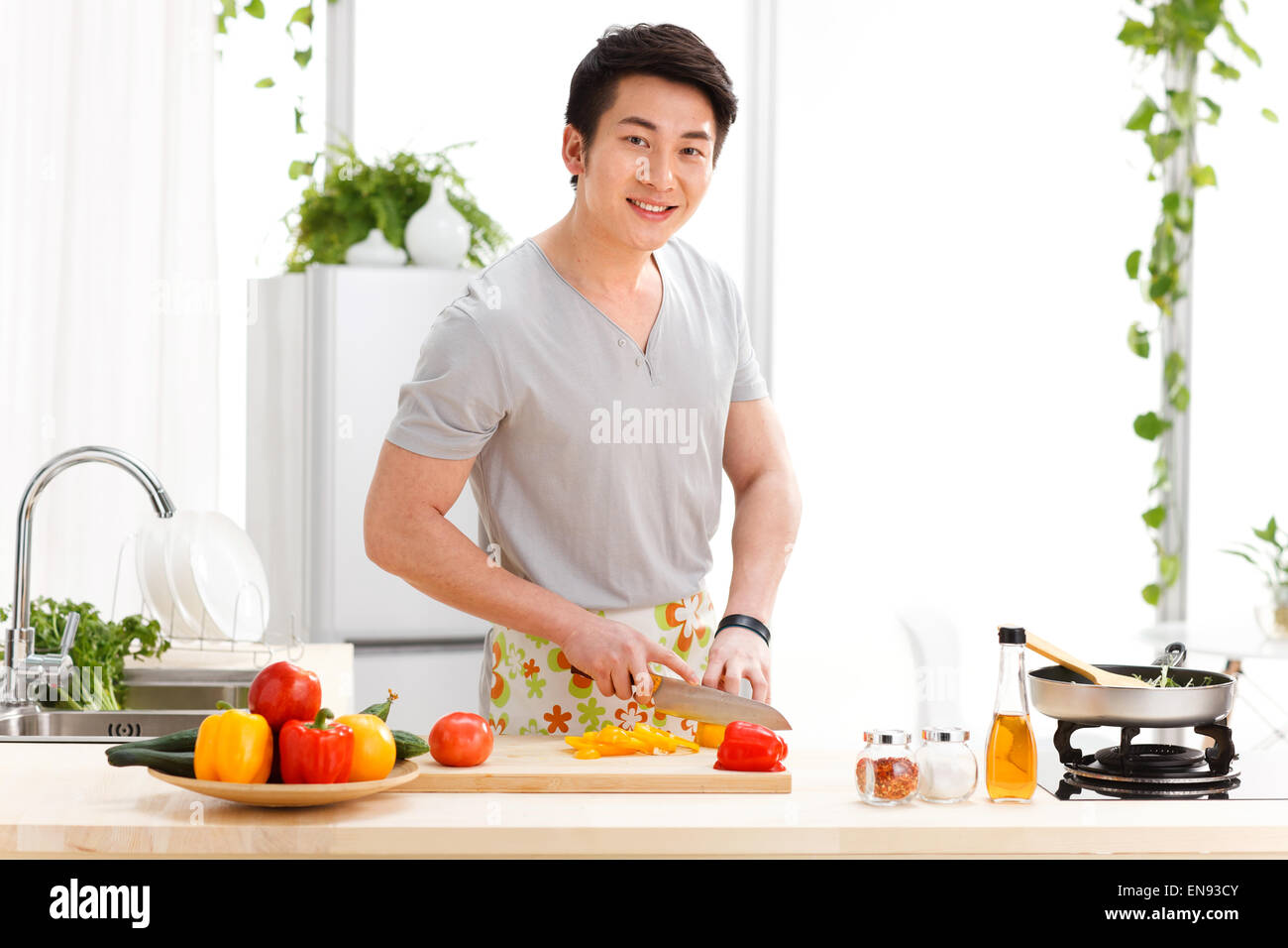 Kitchen counter stove vegetables hi-res stock photography and images ...