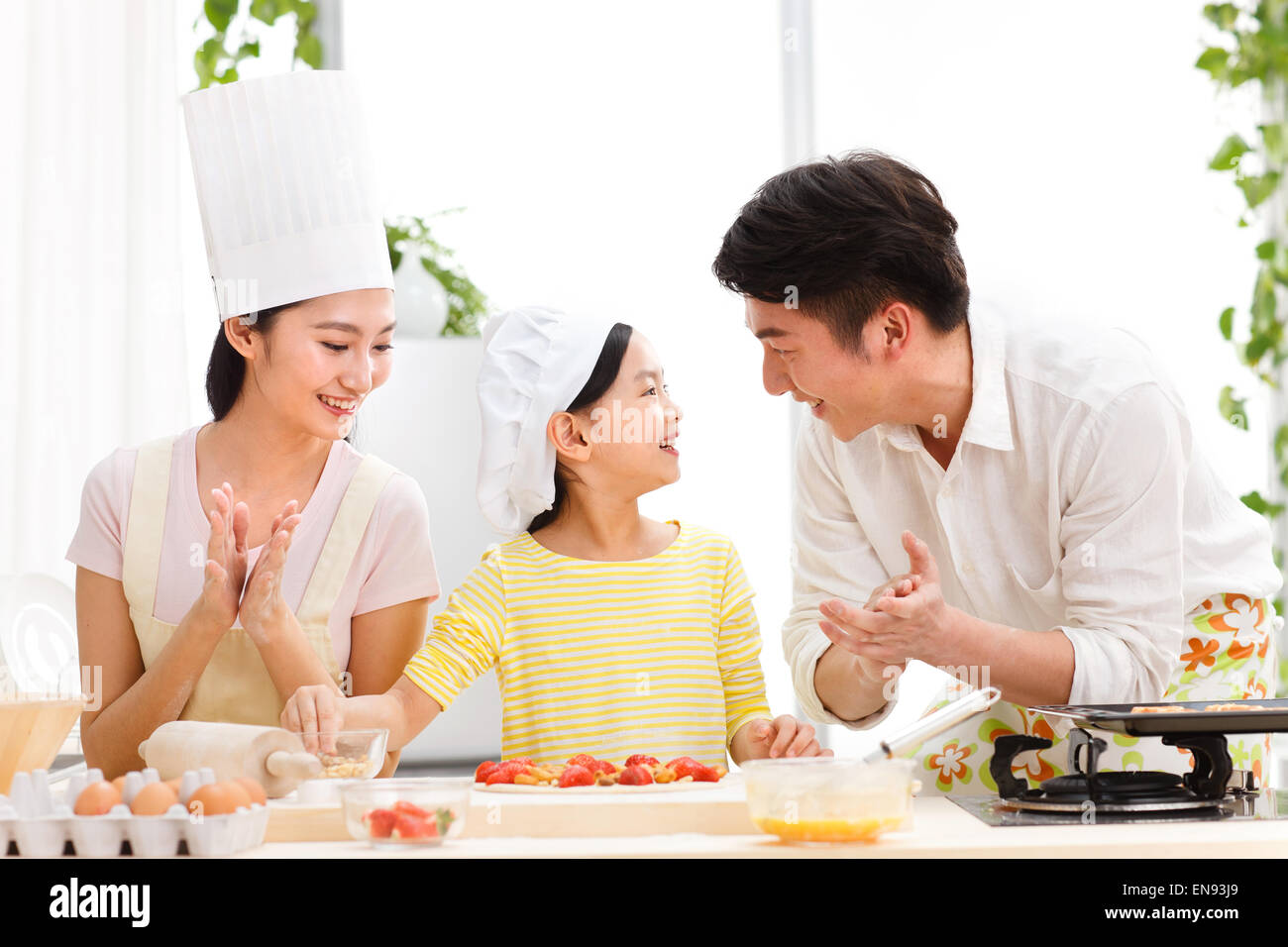 Kitchen family indian hi-res stock photography and images - Alamy