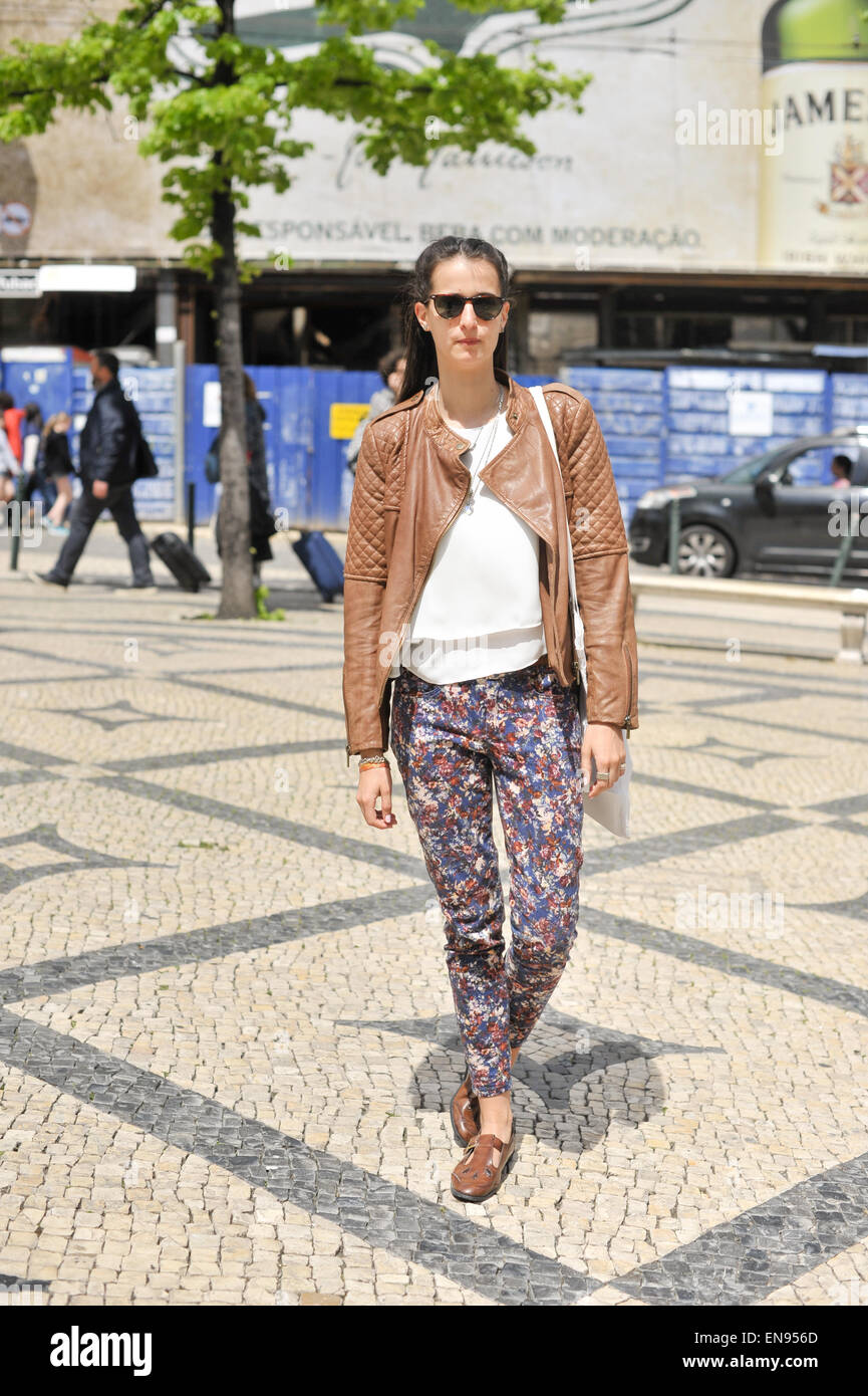 Shell pendant light hi-res stock photography and images - Alamy