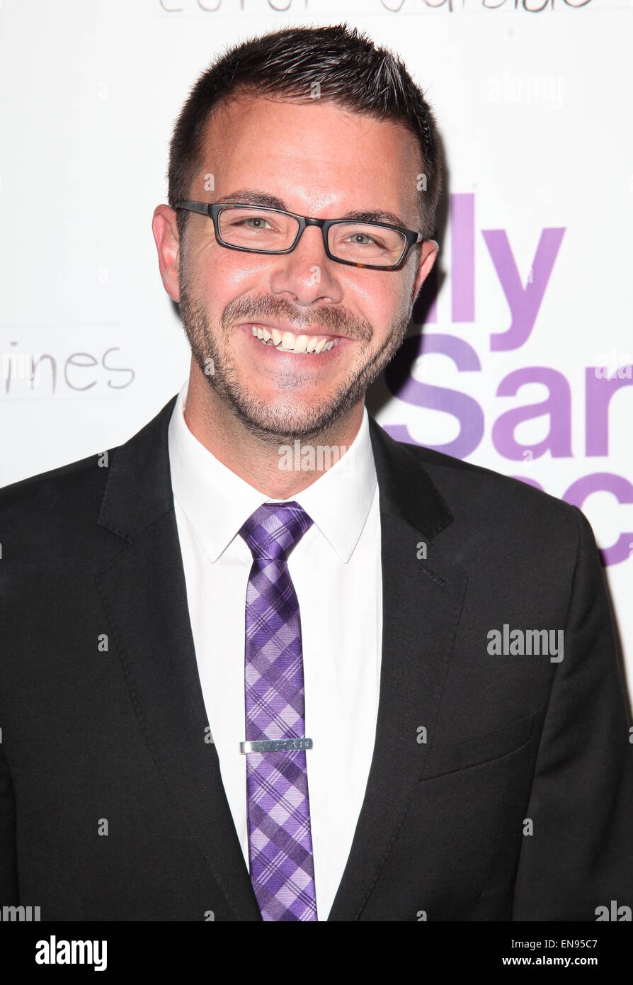 Lily Sarah Grace presents 'Color Outside The Lines' supporting teachers ...