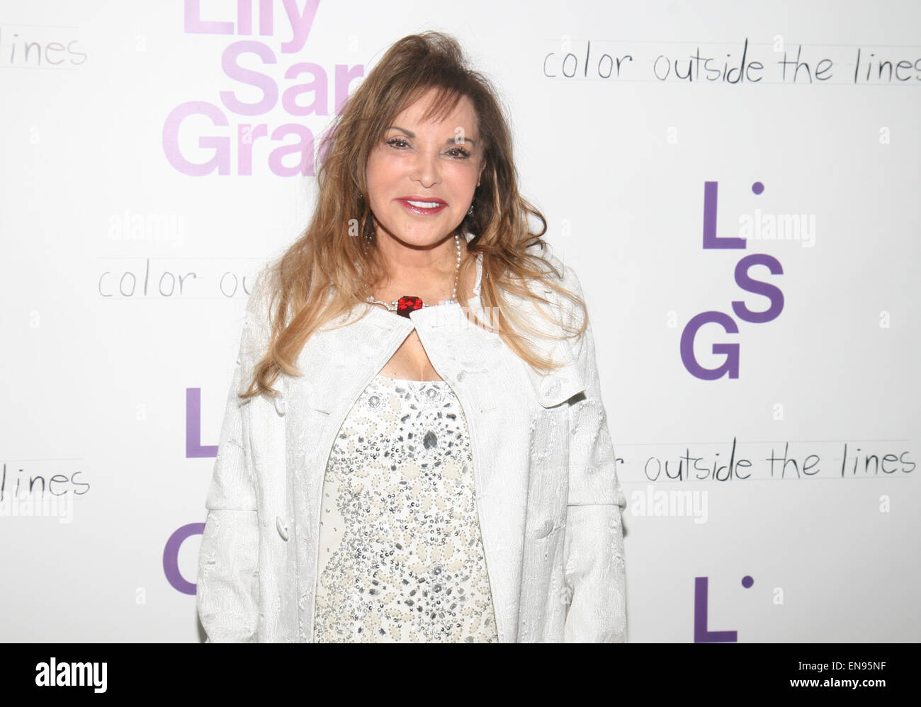 Lily Sarah Grace presents 'Color Outside The Lines' supporting teachers ...