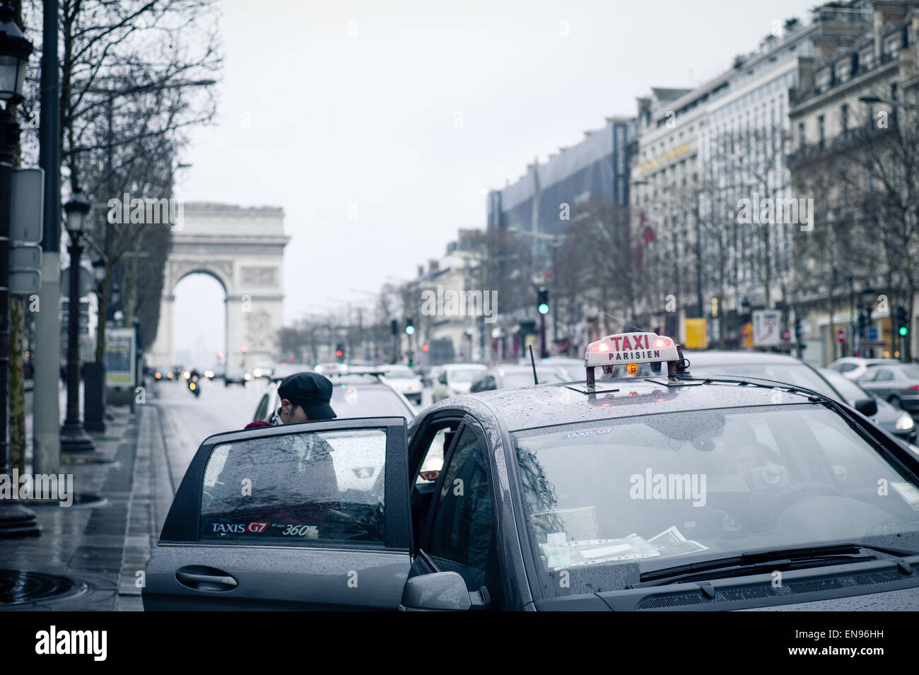 Paris taxi cab hi-res stock photography and images - Alamy