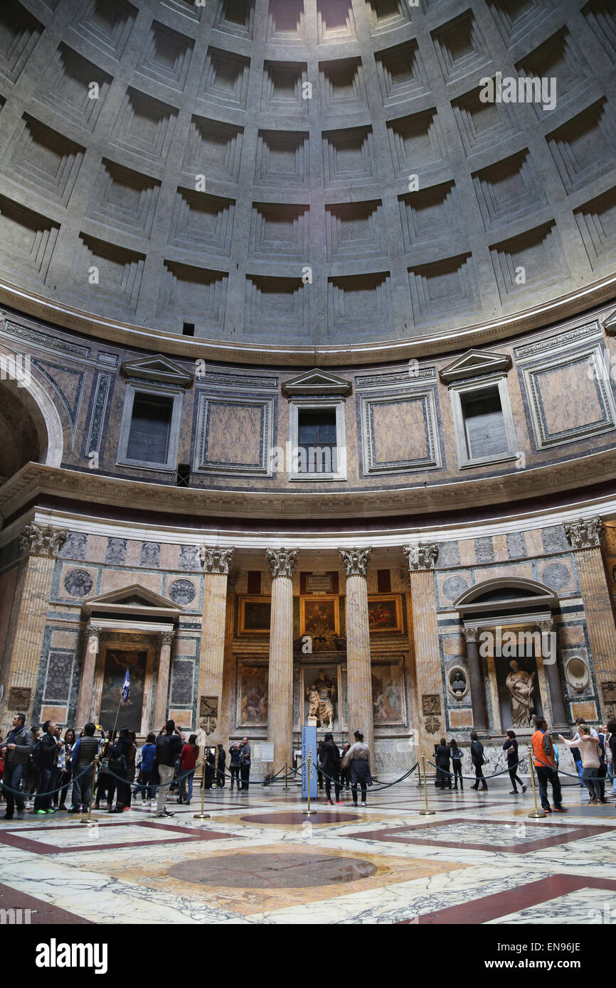 Italy. Rome. Pantheon. Roman temple. Interior Stock Photo - Alamy
