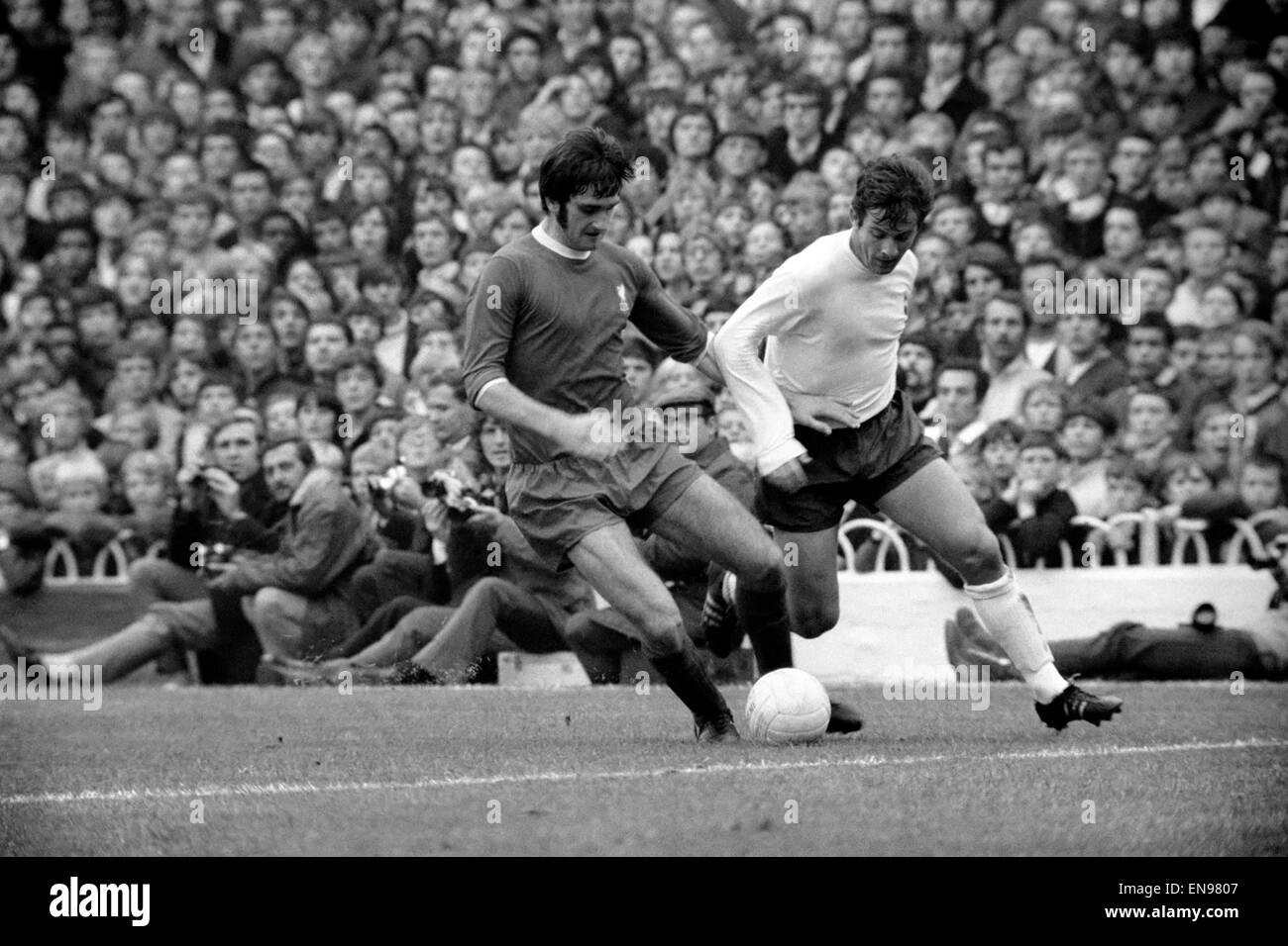 English League Divison One match at White Hart lane. Tottenham Hotspur ...