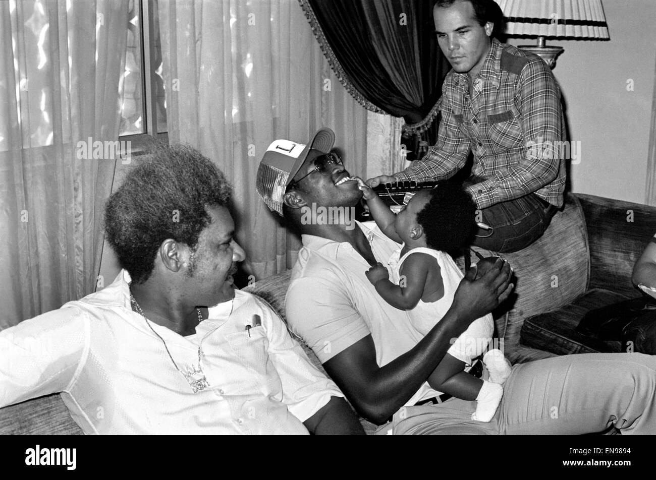 Boxing promoter Don King (left) seen here with Larry Holmes (centre ...