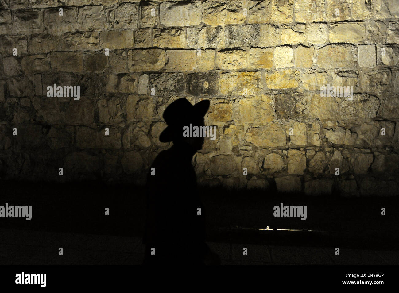Profile view silhouette hi-res stock photography and images - Alamy