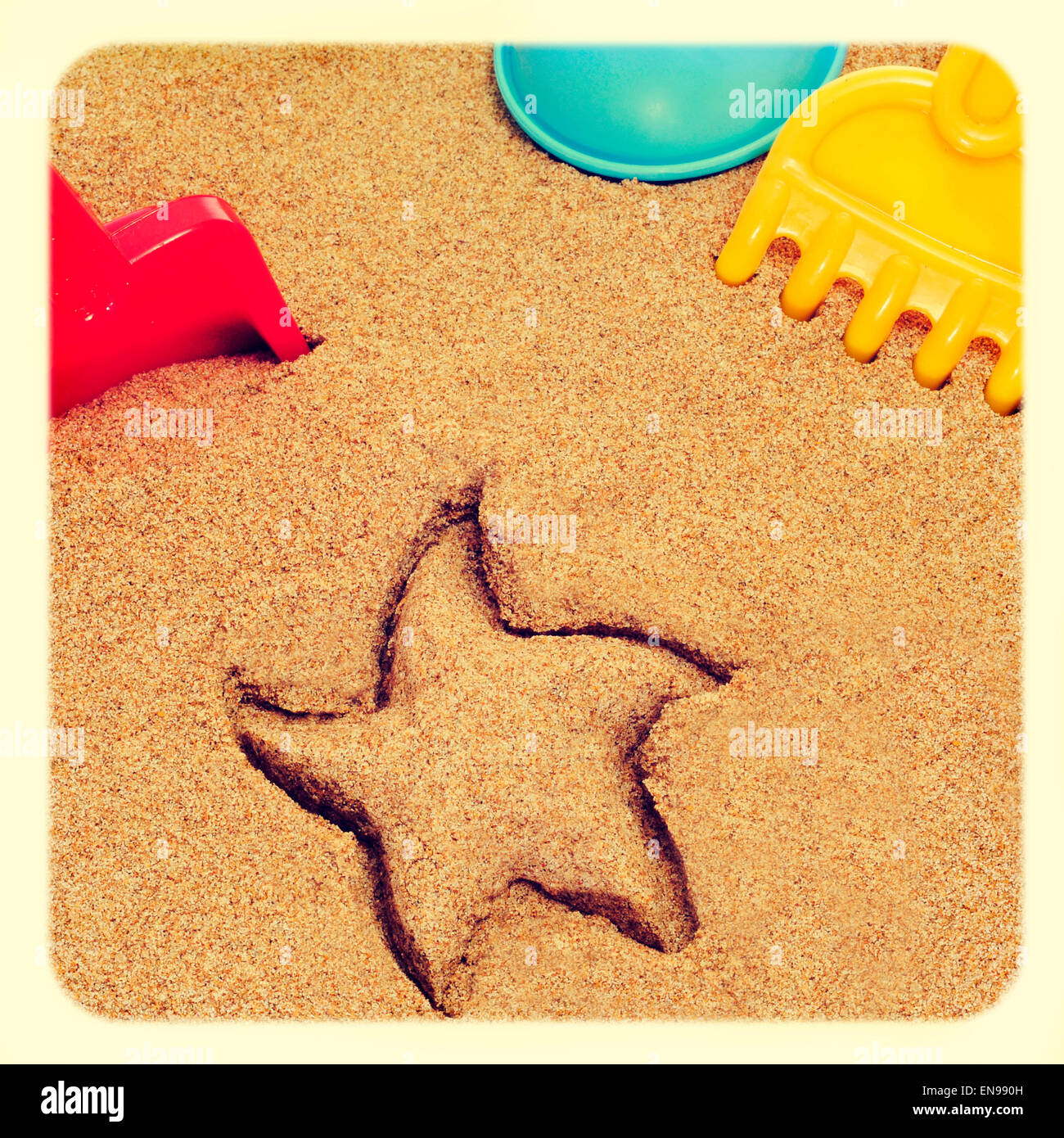 Mark in the sand hi-res stock photography and images - Alamy