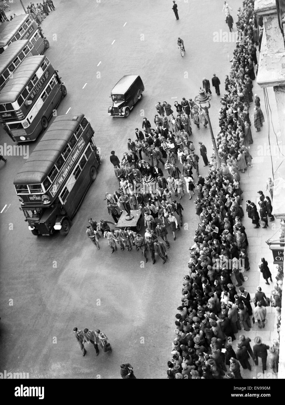 Aerial view of london 1945 hi-res stock photography and images - Alamy