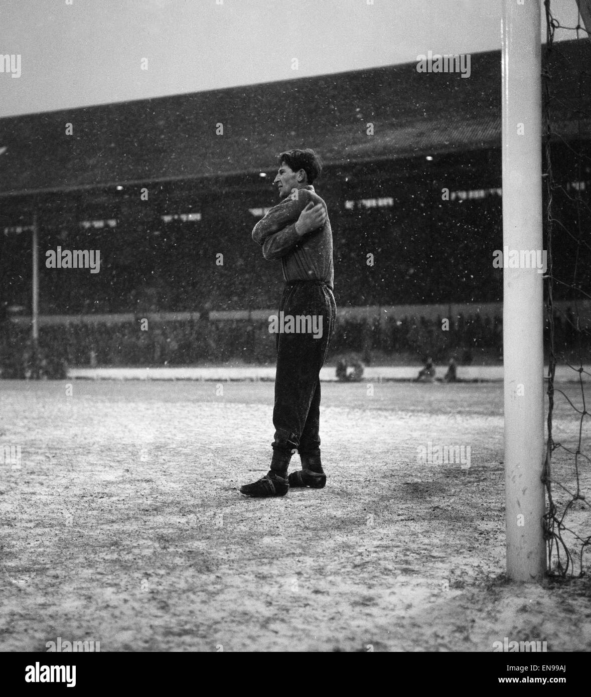 Tottenham hotspur 1963 hi-res stock photography and images - Alamy