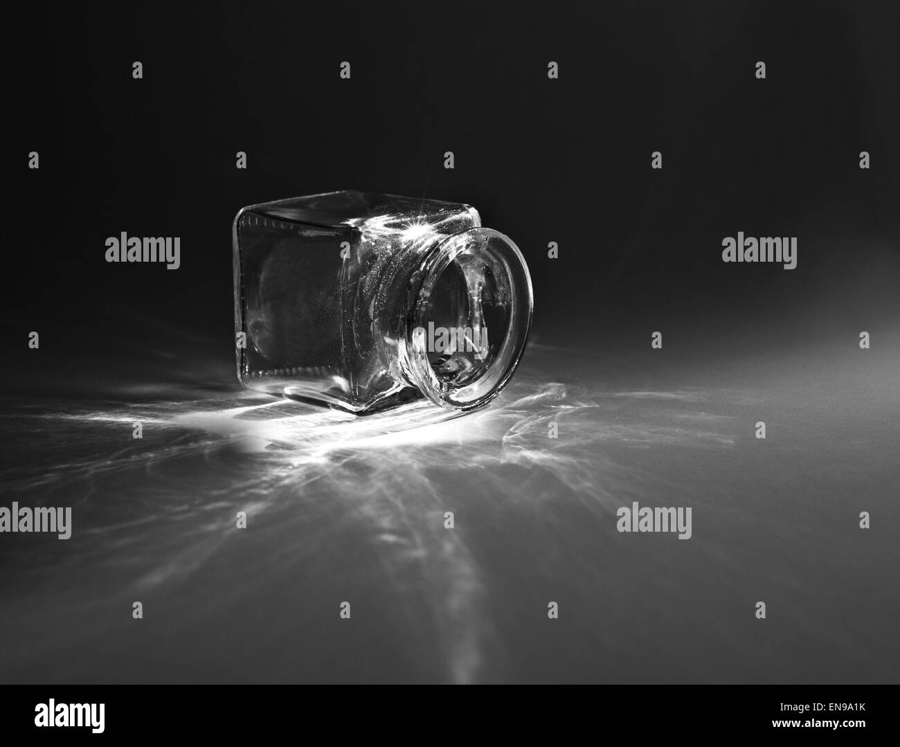 Vintage ink pot hi-res stock photography and images - Alamy