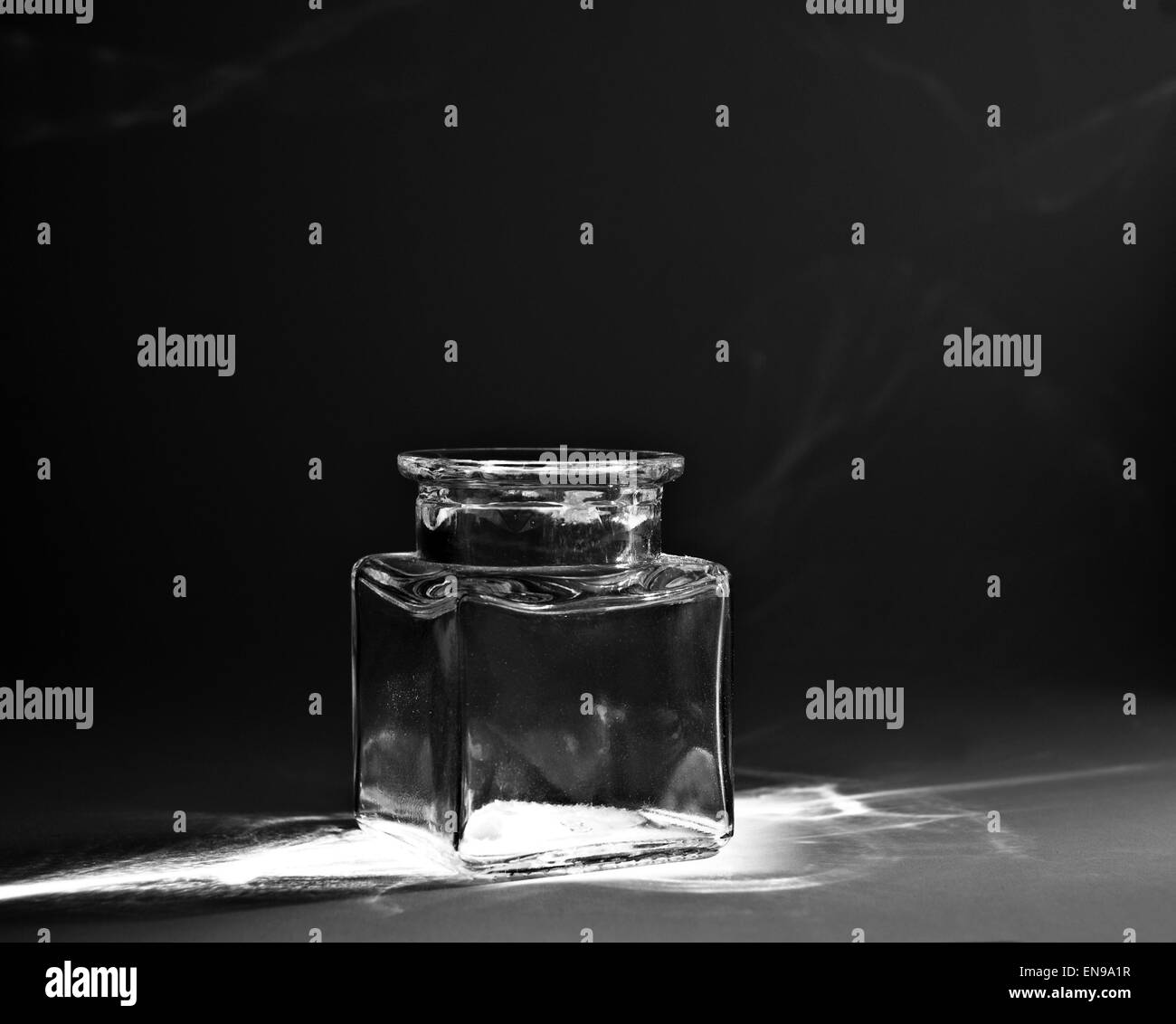 Vintage ink pot hi-res stock photography and images - Alamy