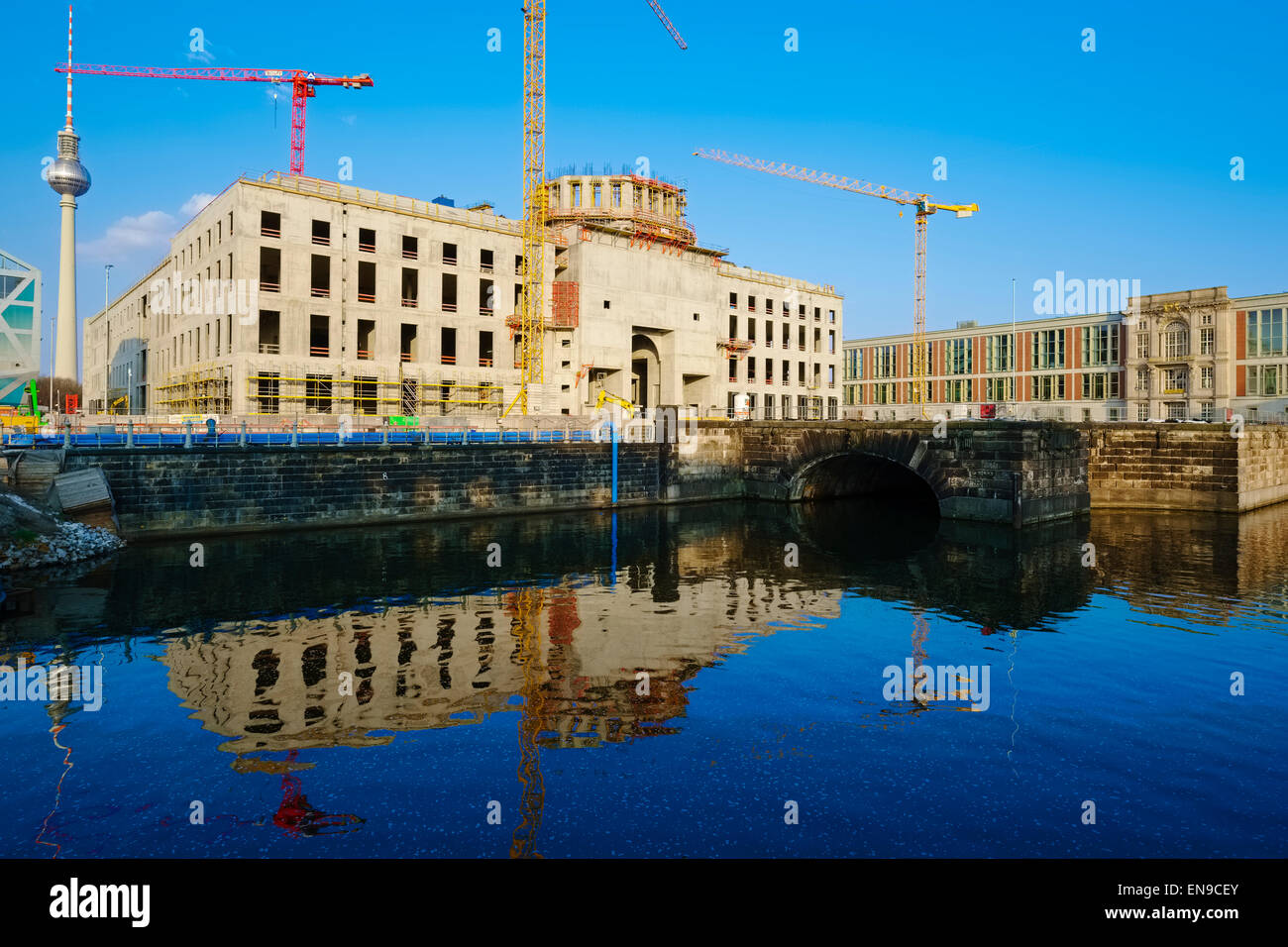 Berliner schloss mitte hi-res stock photography and images - Alamy