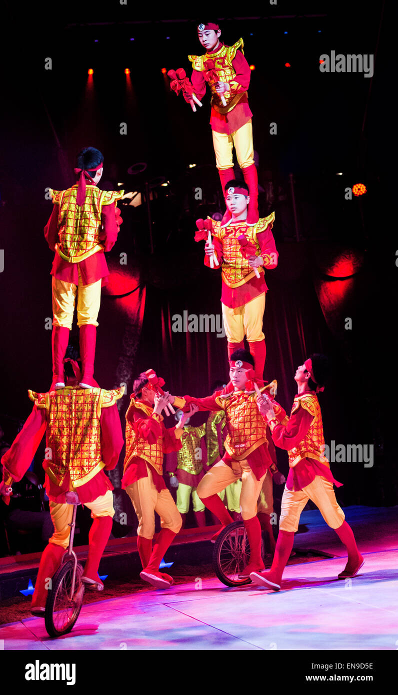 Acrobatic school hi-res stock photography and images - Alamy