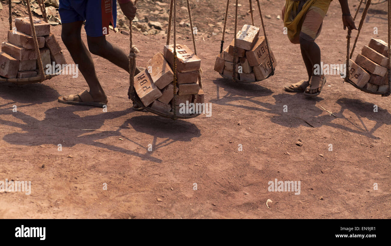 Dhaka, Bangladesh. 7th Mar, 2015. DHAKA, BANGLADESH - March 07 : worker ...