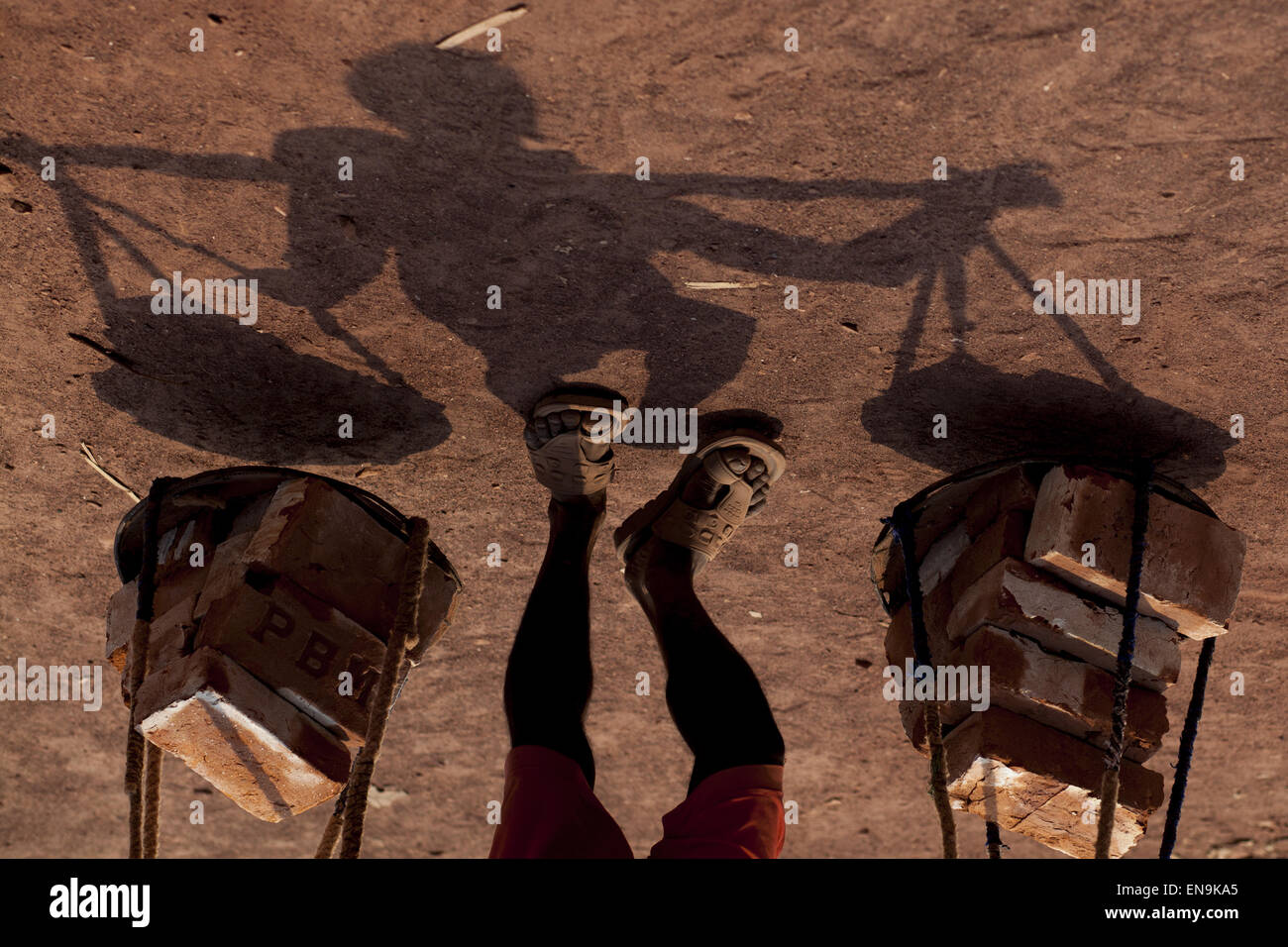 Unloading bricks hi-res stock photography and images - Alamy