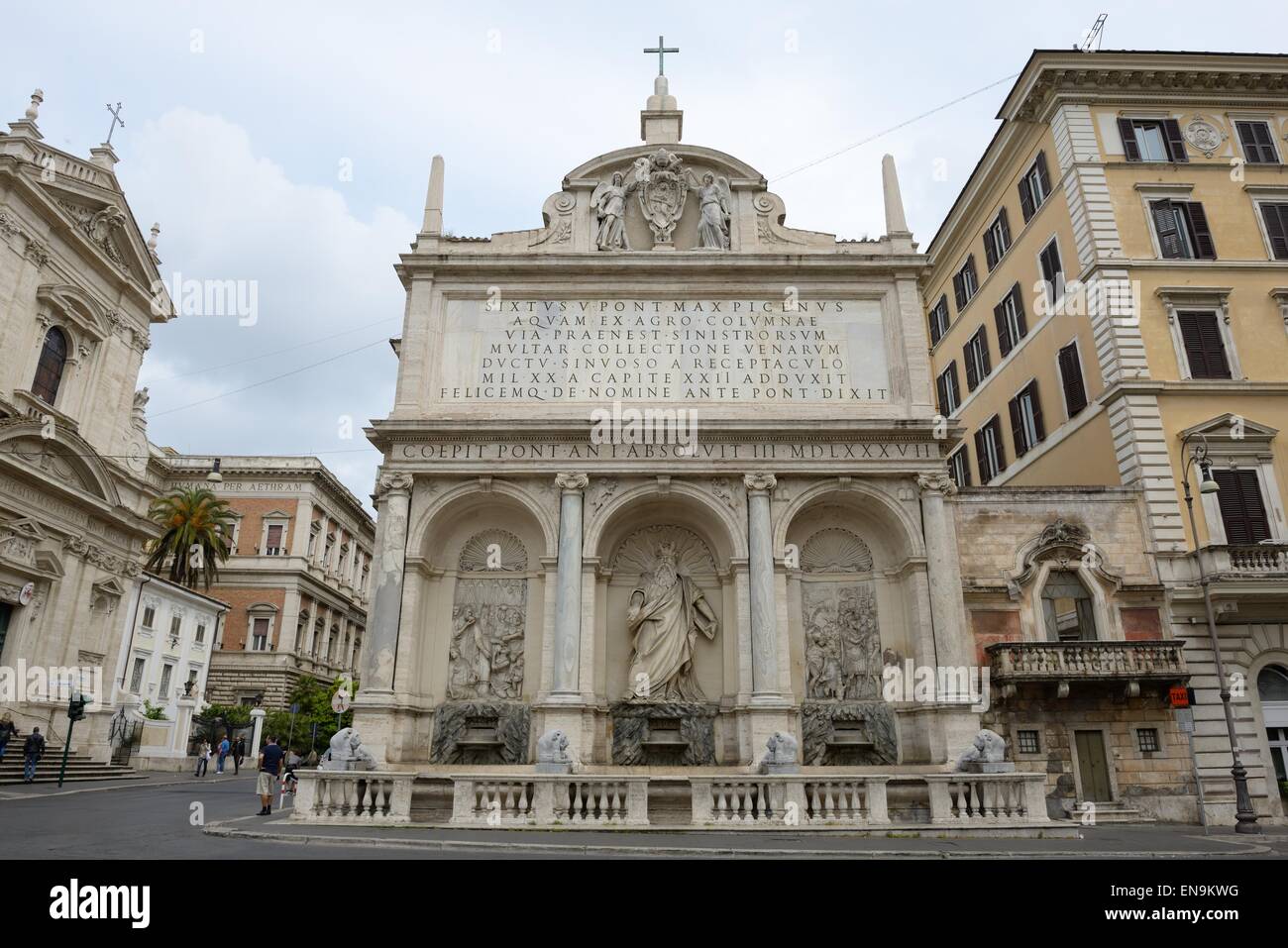 Fountain of moses hi-res stock photography and images - Alamy