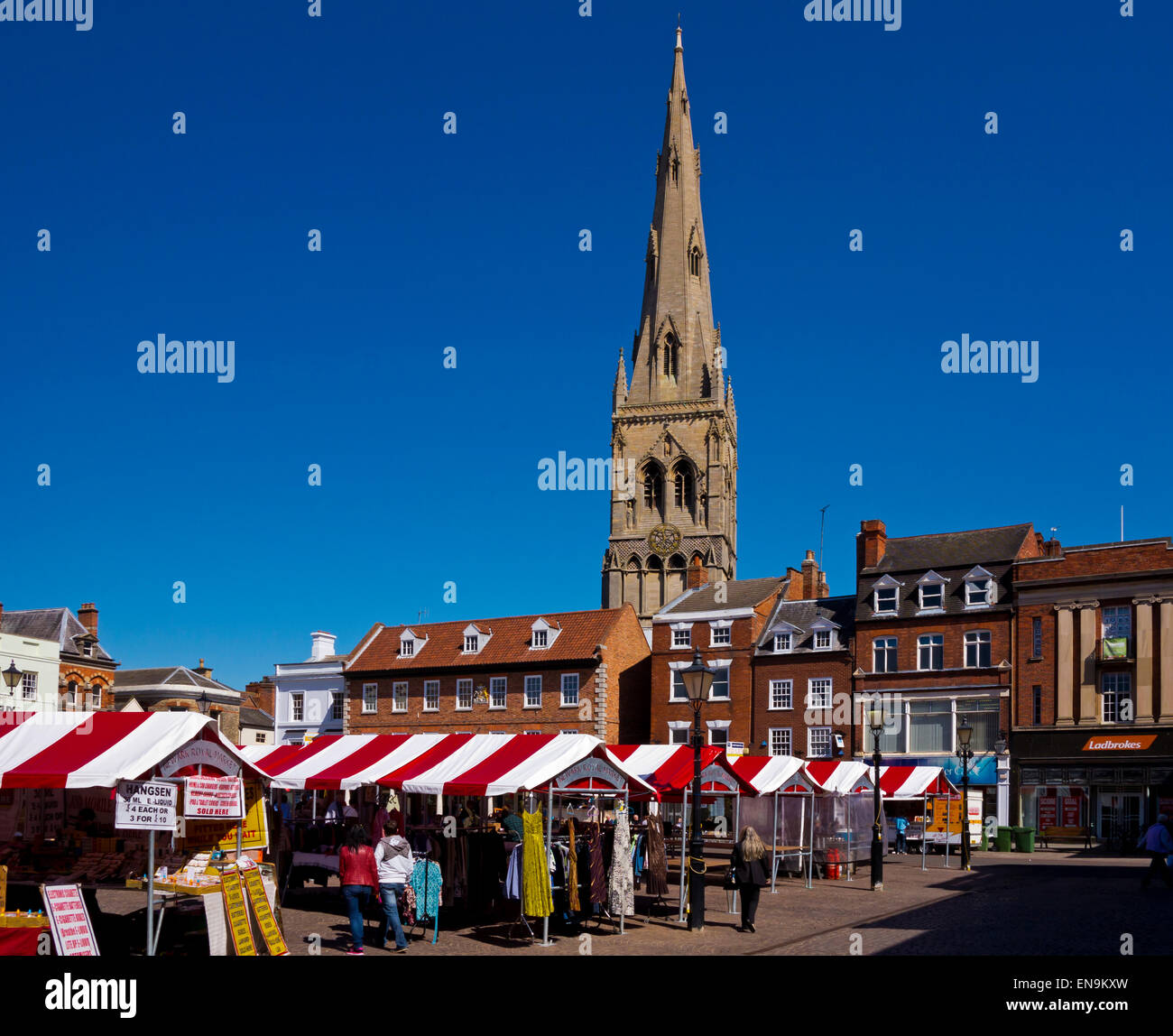 Newark on trent nottinghamshire market square hi-res stock photography ...