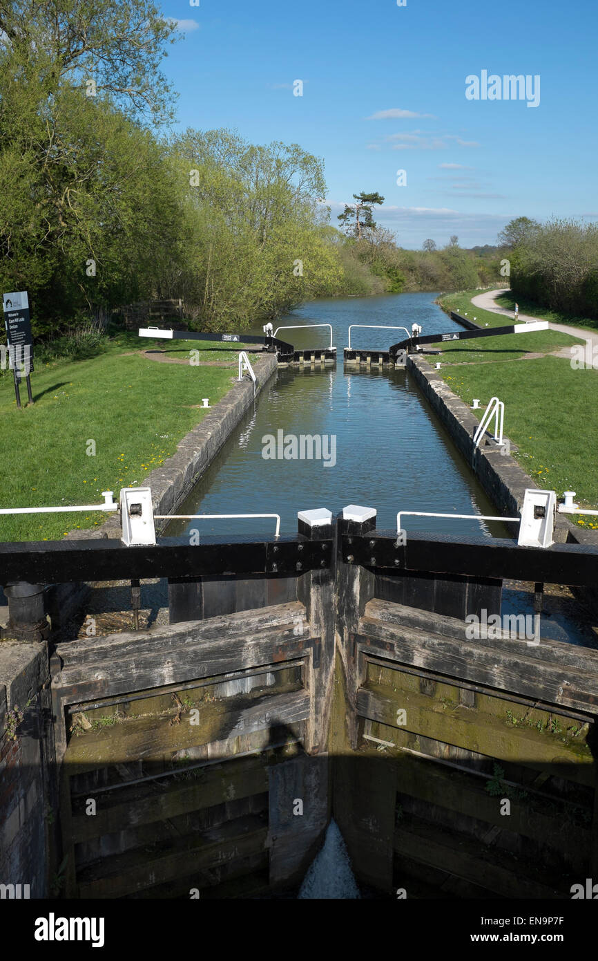 Lock gates at the top of Caen Hill Locks Devizes Stock Photo - Alamy