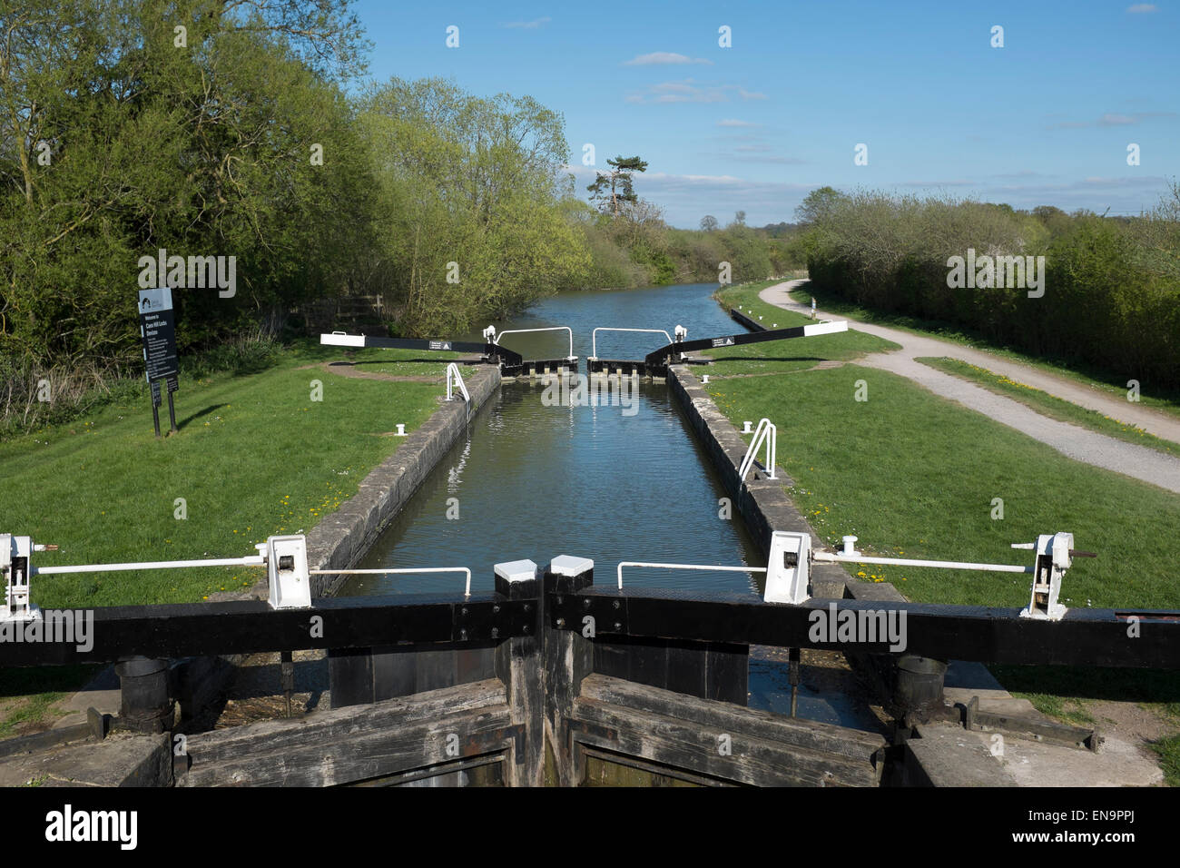 Lock gates at the top of Caen Hill Locks Devizes Stock Photo - Alamy