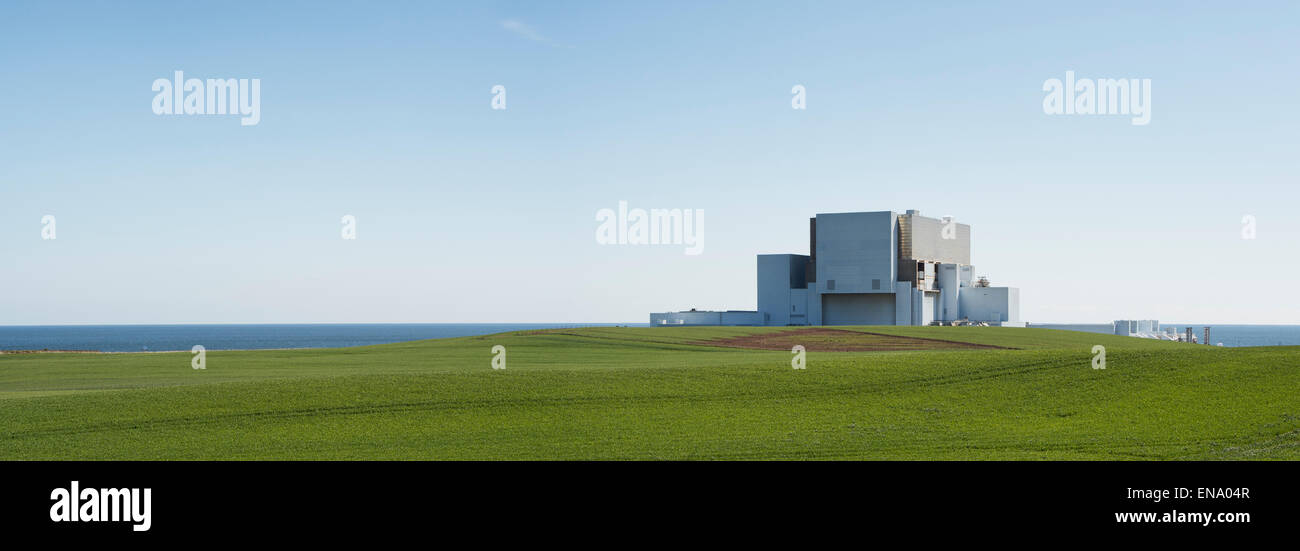 Torness nuclear power station. Torness Point near Dunbar in East ...