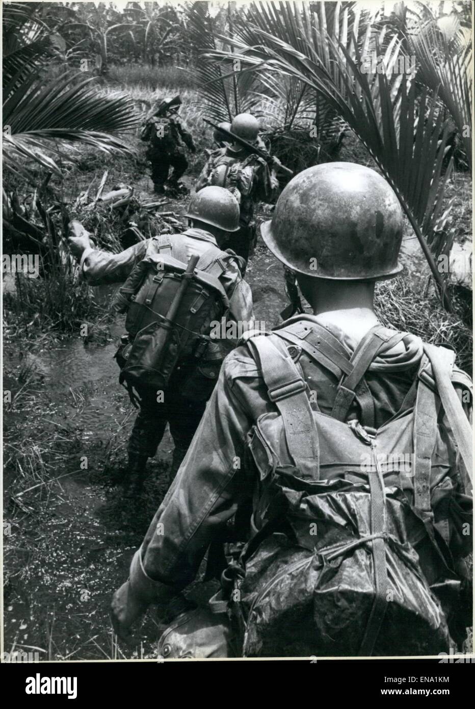 Fall of saigon 1975 hi-res stock photography and images - Alamy