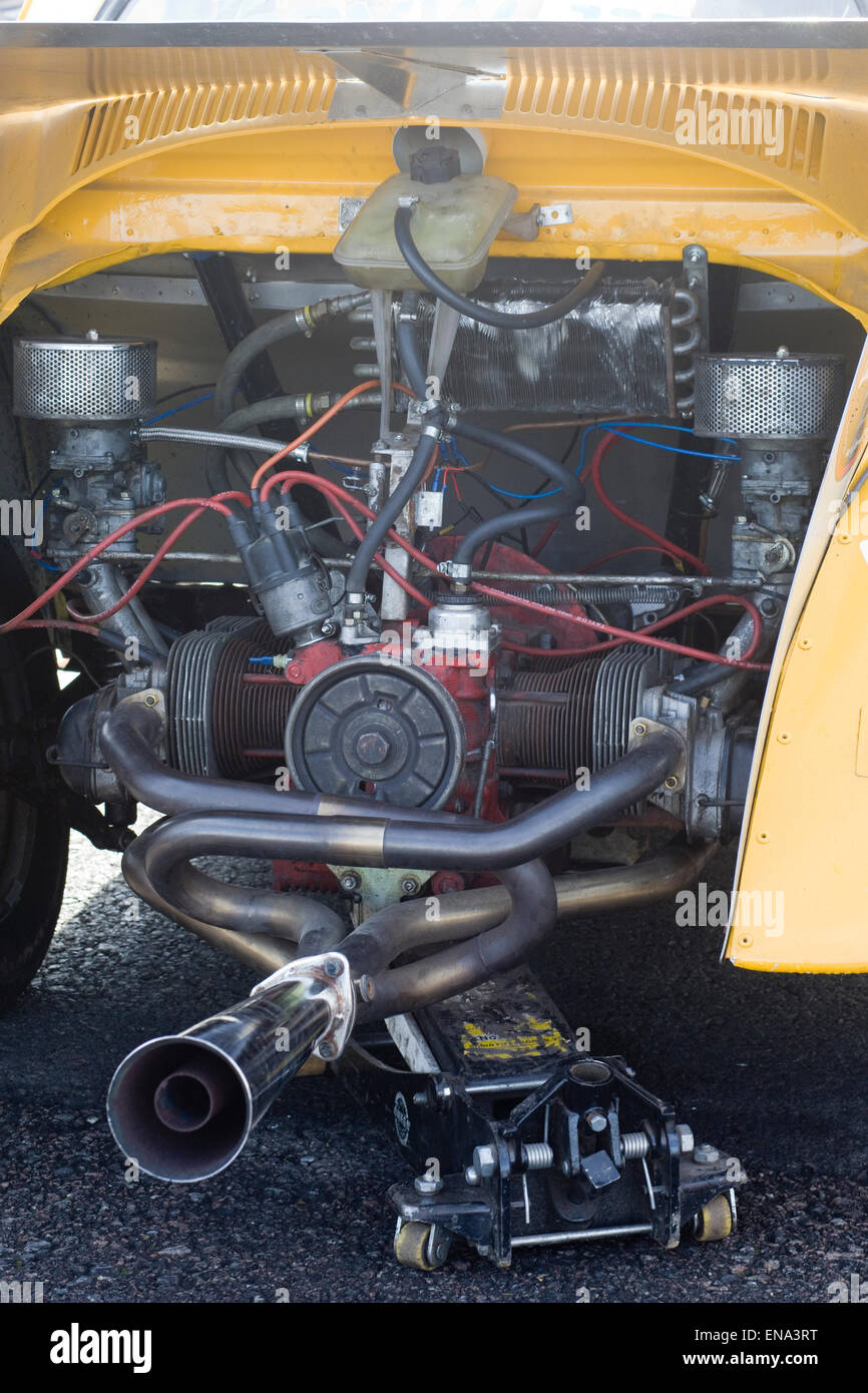 Jack up a vw beetle hi-res stock photography and images - Alamy
