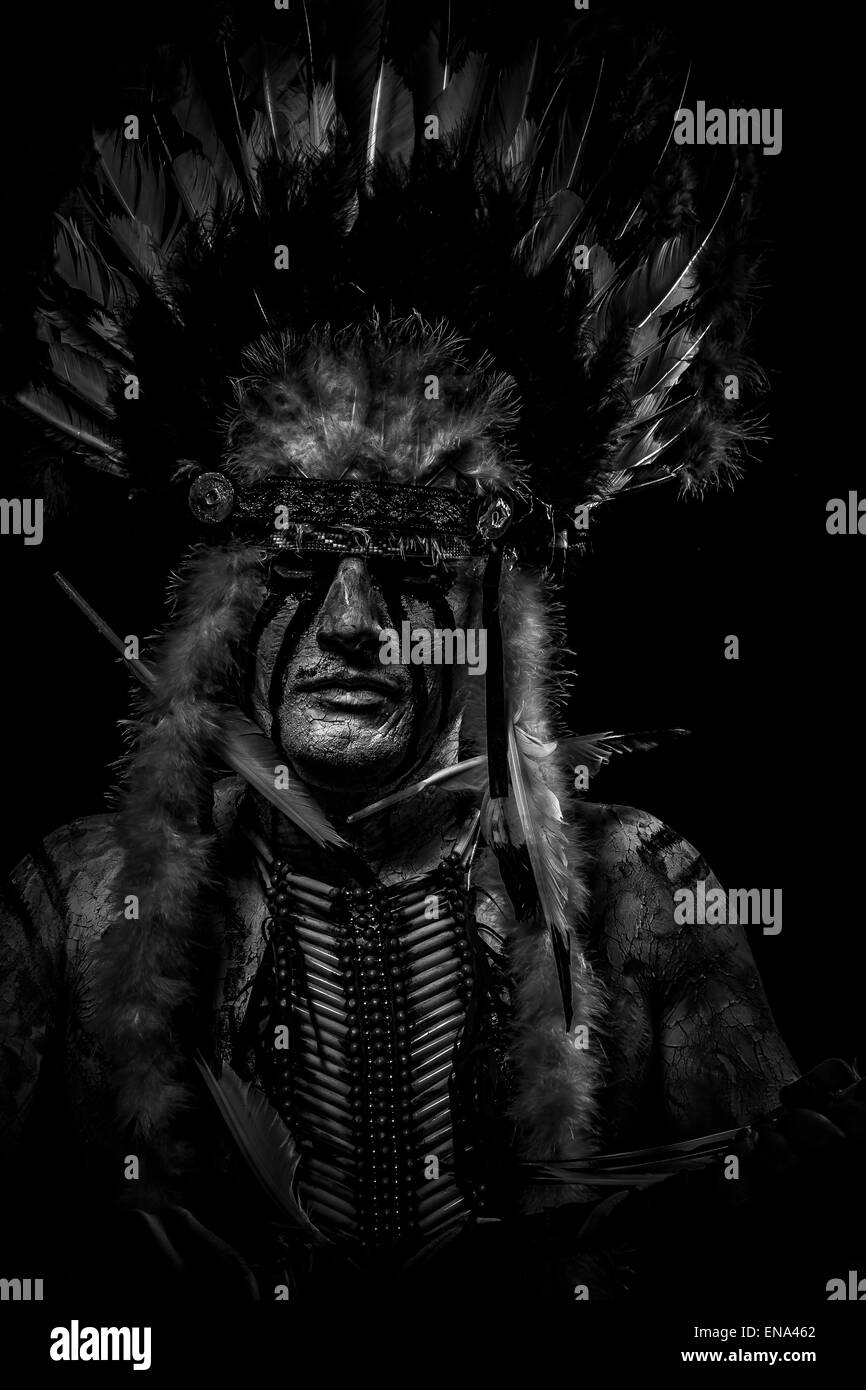 American indian chief big feather hi-res stock photography and images ...
