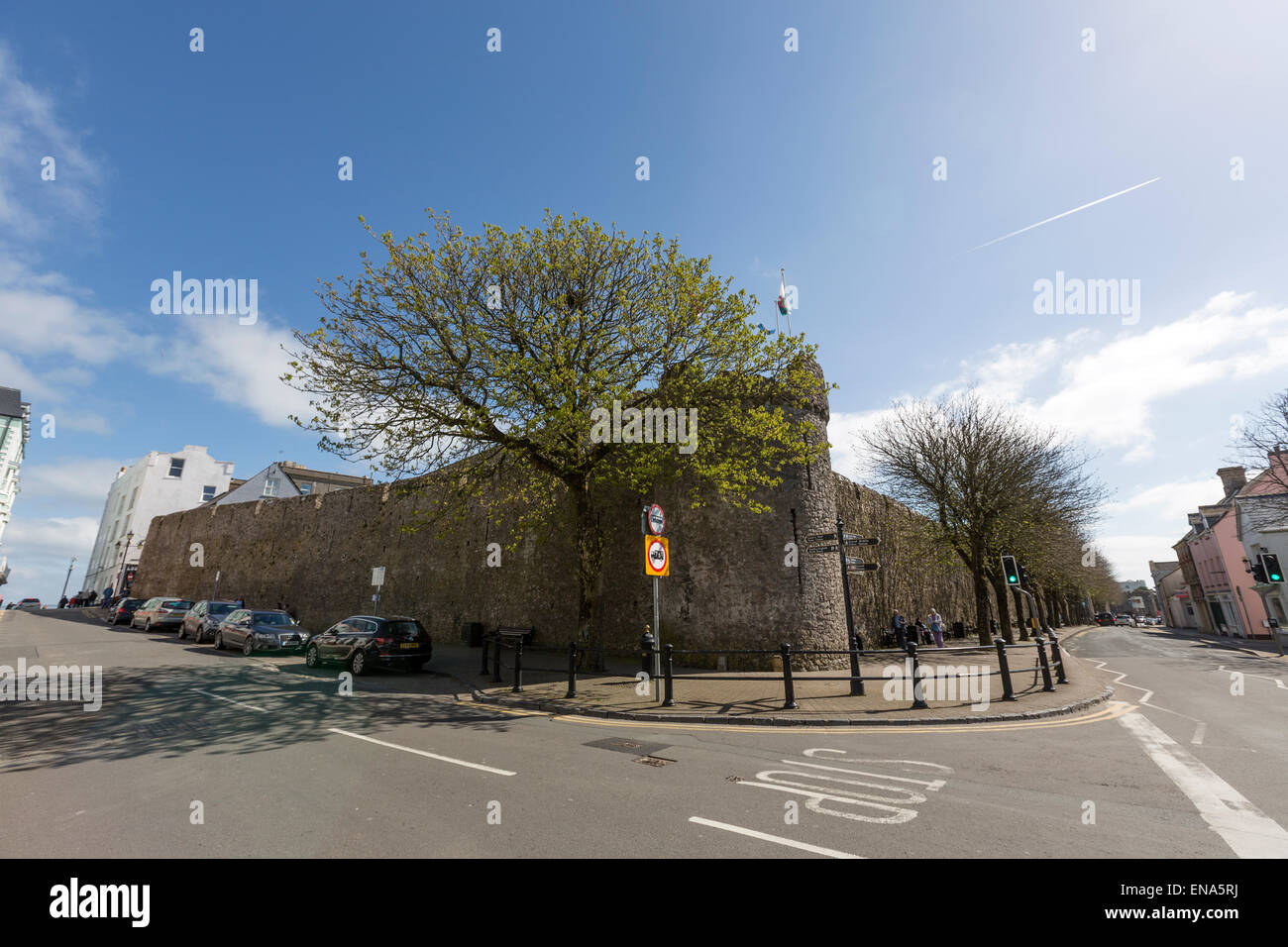 Tenby town walls hi-res stock photography and images - Alamy
