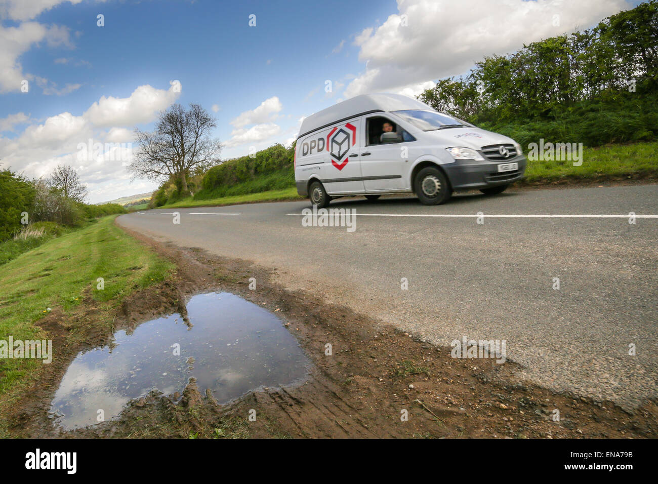 Dpd delivery driver hi-res stock photography and images - Alamy