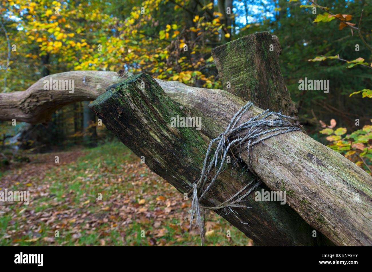 wooden gate wrapped with rope Stock Photo - Alamy