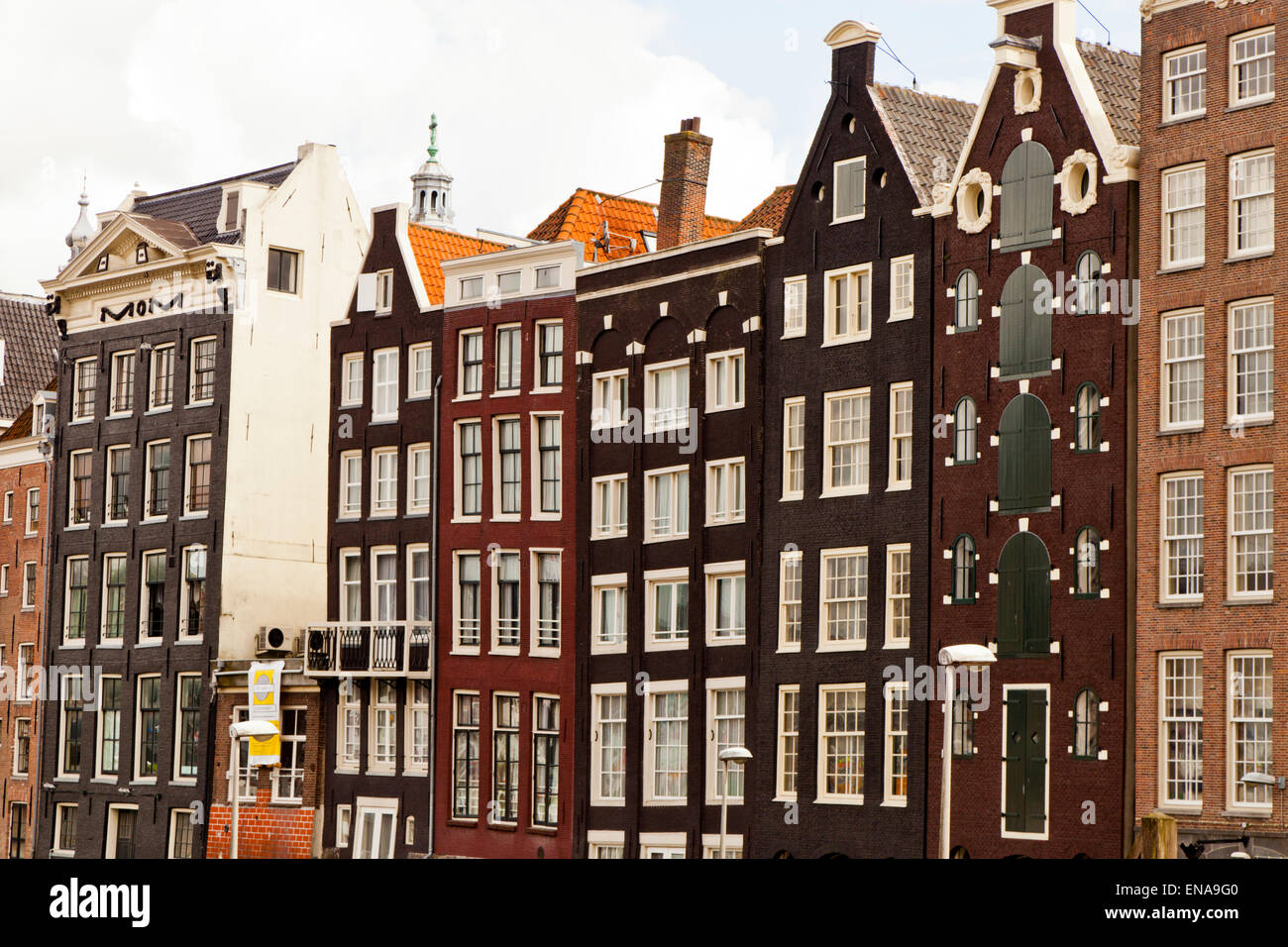 Canal side buildings holland hi-res stock photography and images - Alamy