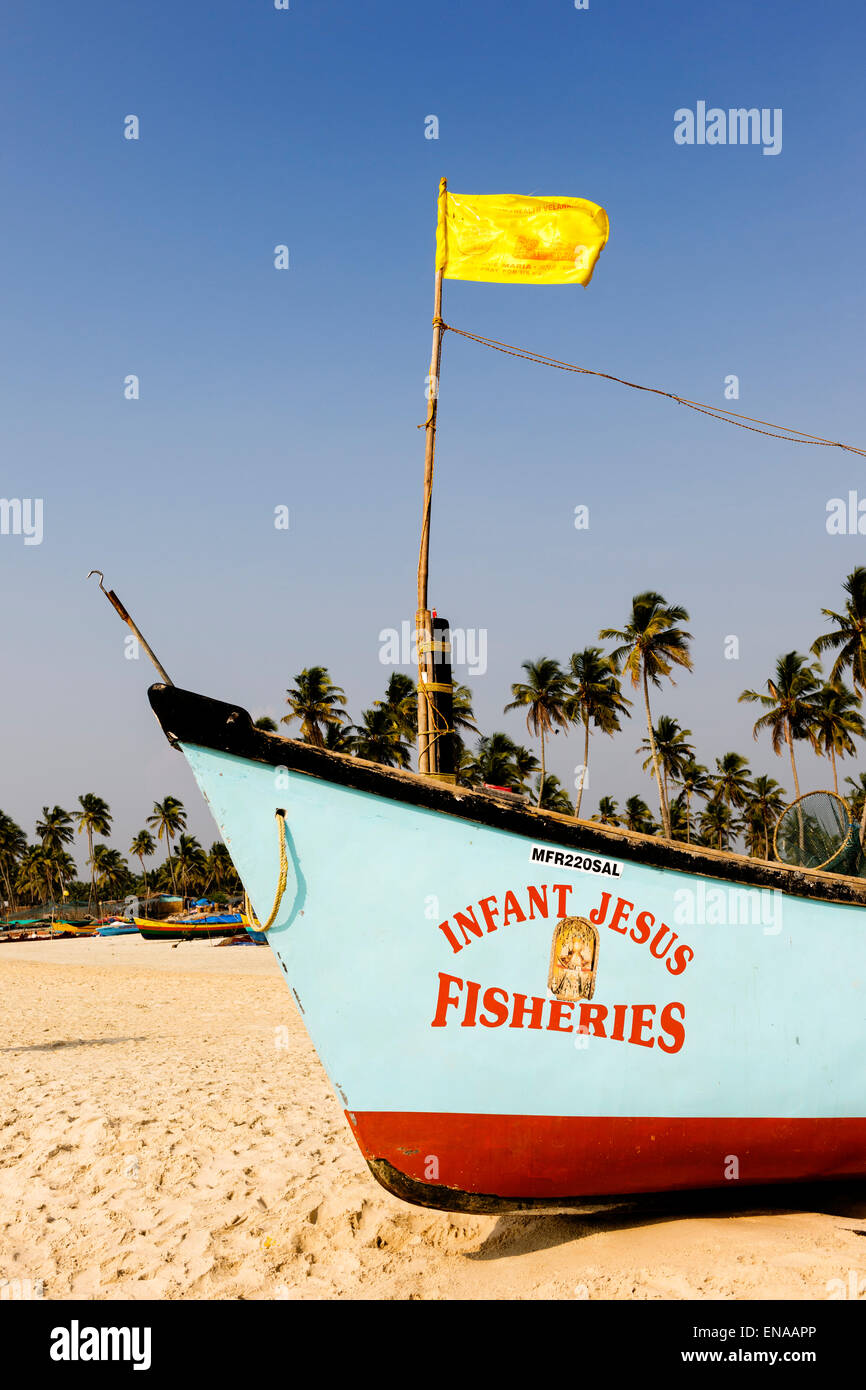 Fishing boat on Colva Beach, Goa Stock Photo - Alamy