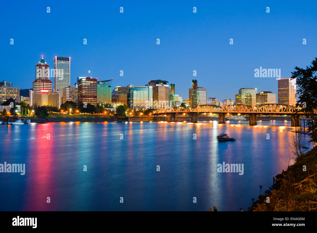 Downtown Portland Oregon Streets High Resolution Stock Photography and ...