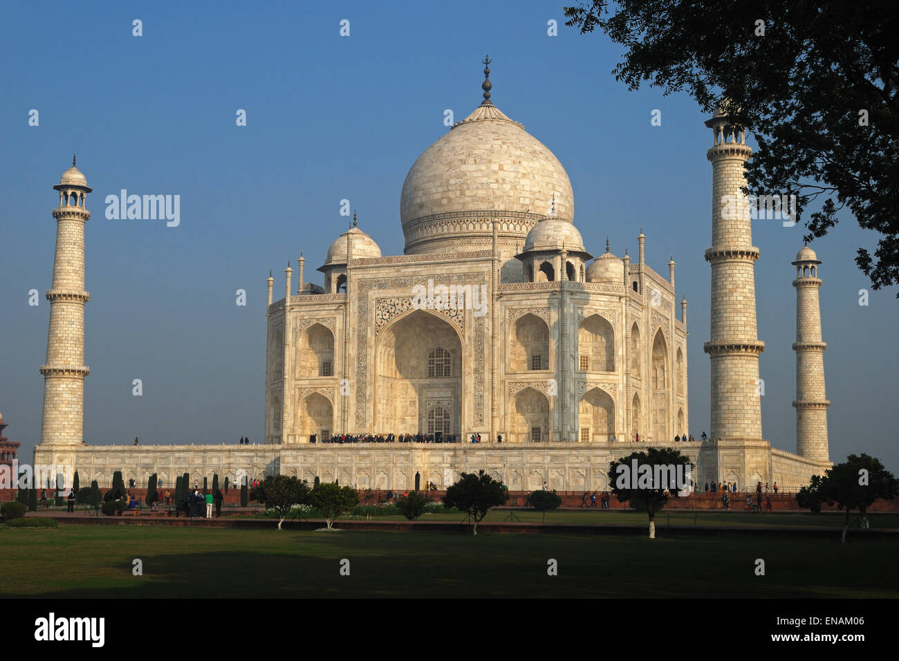 taj mahal at evening light india Stock Photo - Alamy