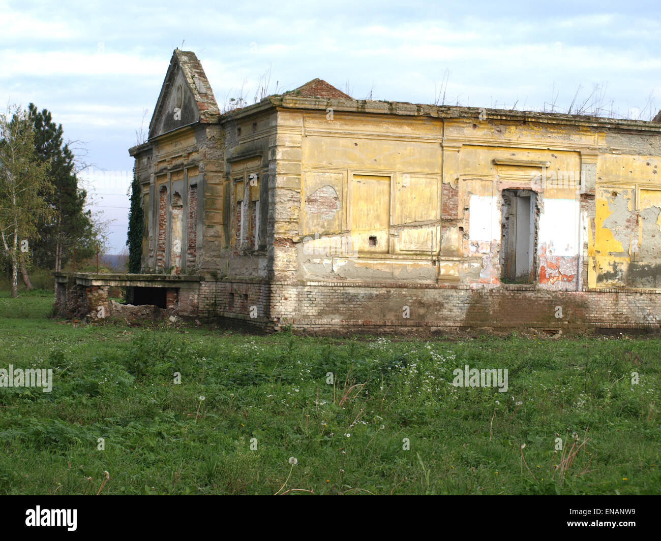 Demolished and destroyed the abandoned castle Stock Photo - Alamy