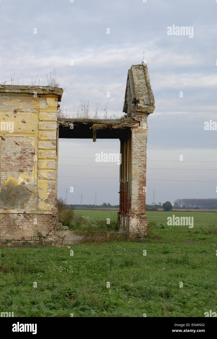 Demolished and destroyed the abandoned castle Stock Photo - Alamy