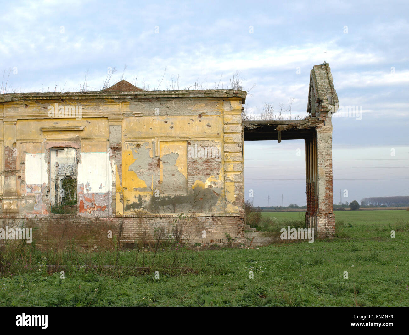 Demolished and destroyed the abandoned castle Stock Photo - Alamy