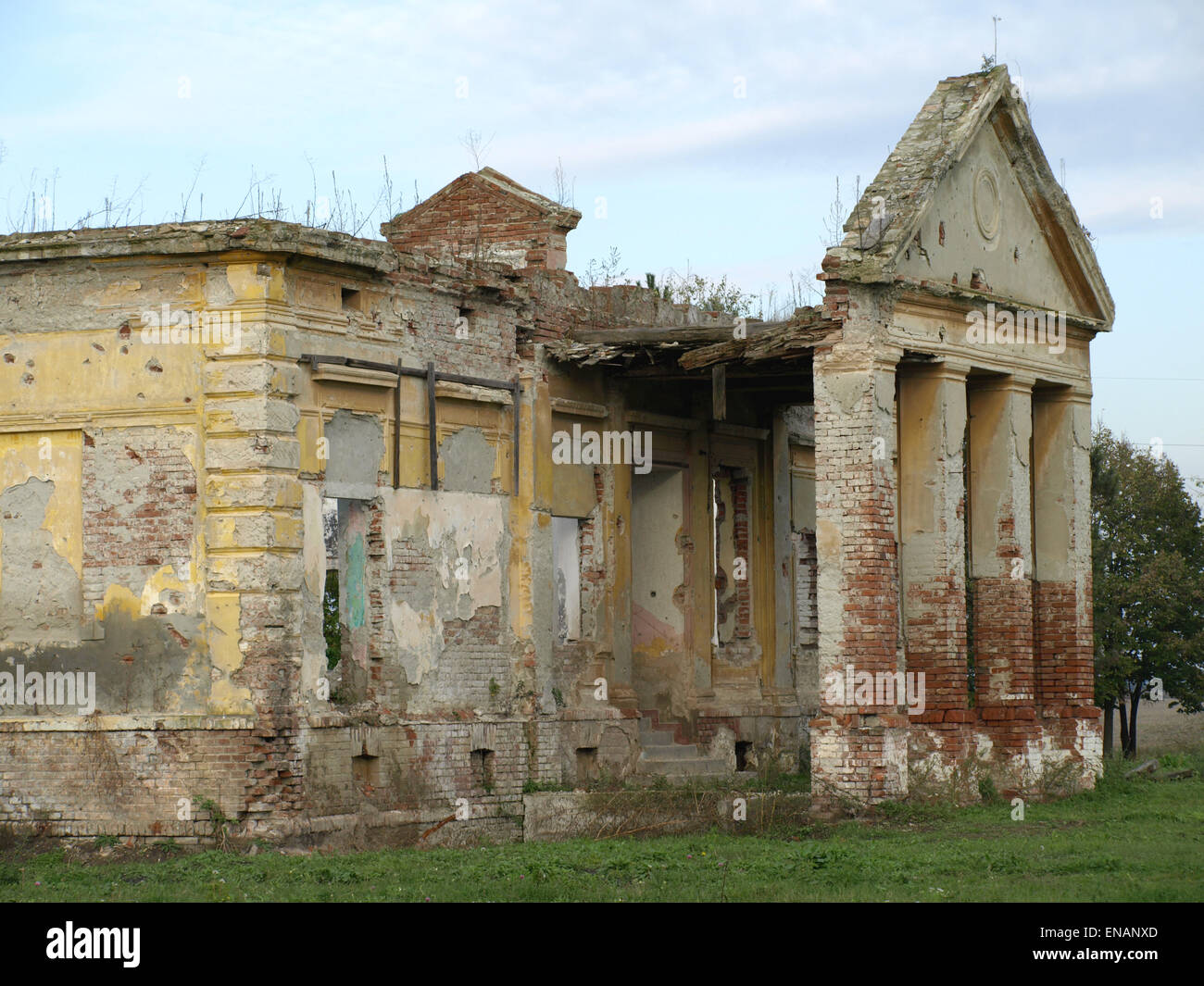 Demolished and destroyed the abandoned castle Stock Photo - Alamy