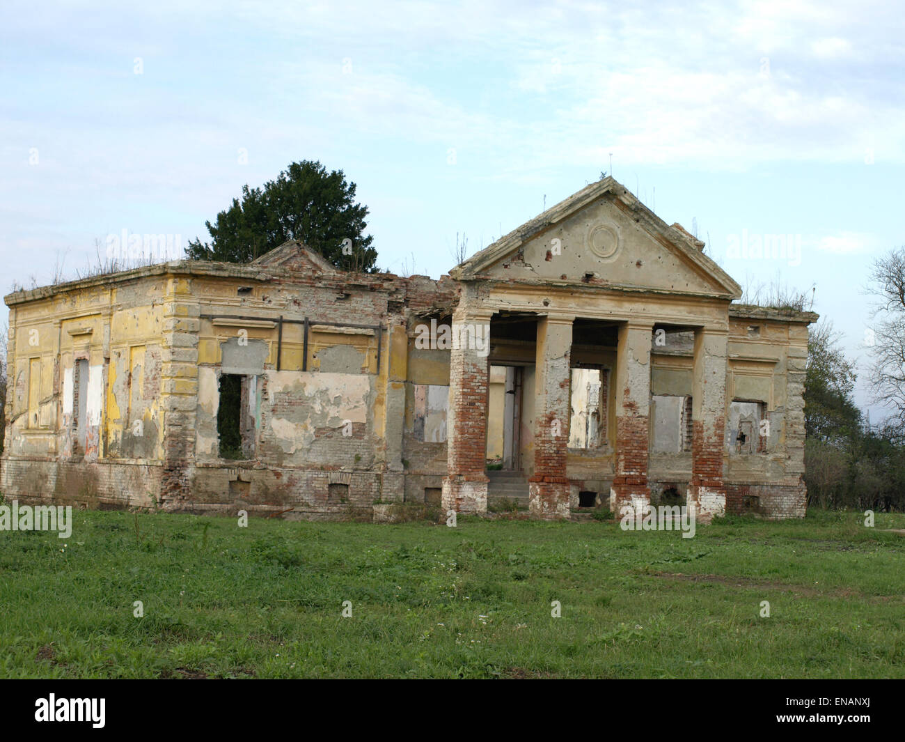Demolished and destroyed the abandoned castle Stock Photo - Alamy
