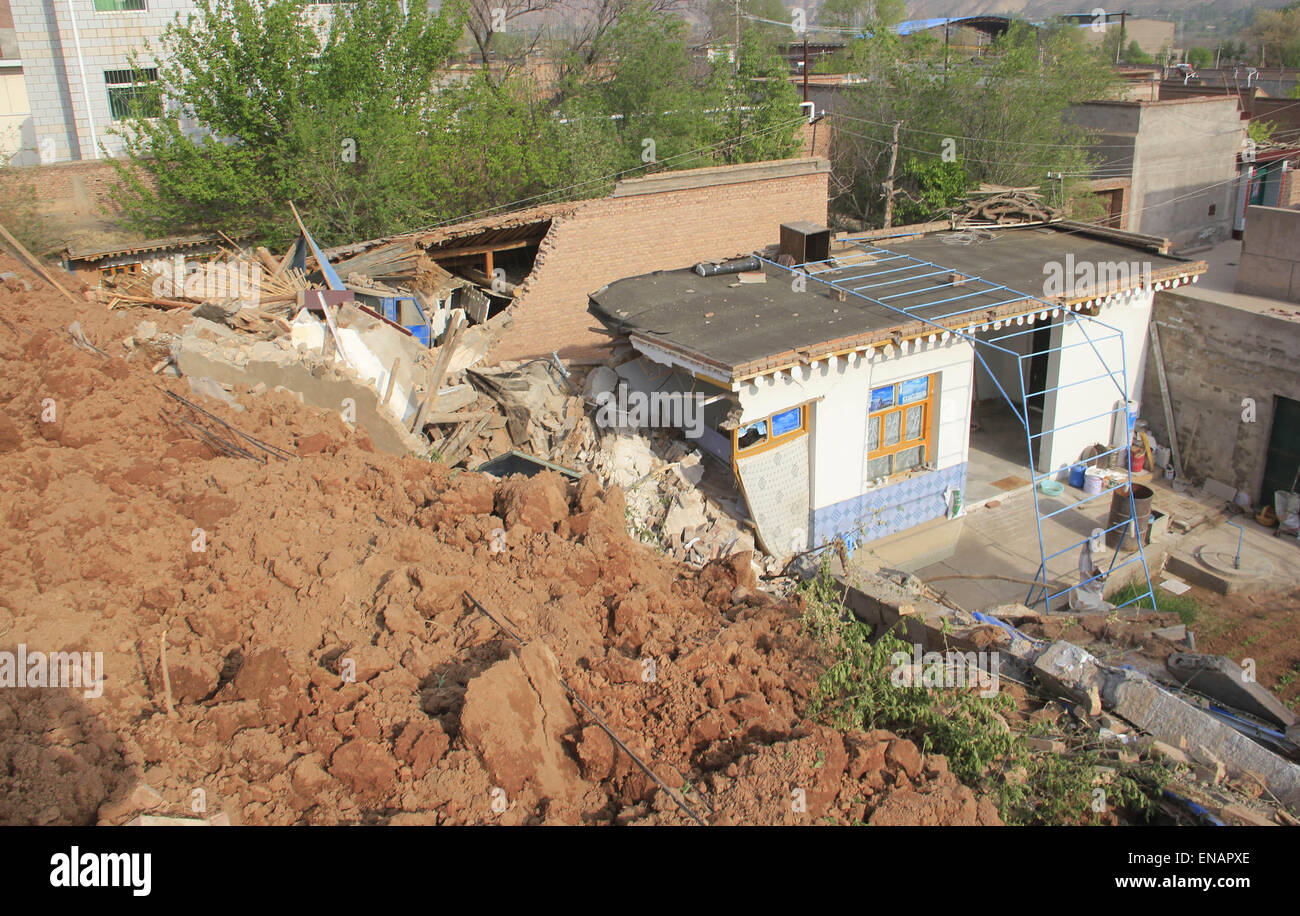 House damaged landslide hi-res stock photography and images - Alamy