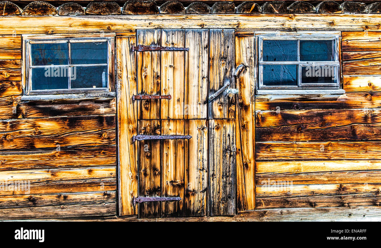 Log cabin entrance Stock Photo - Alamy
