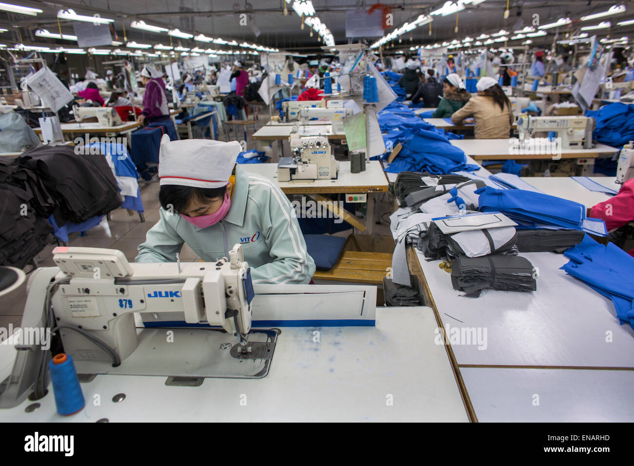 working conditions in a clothing factory in Vietnam Stock Photo - Alamy