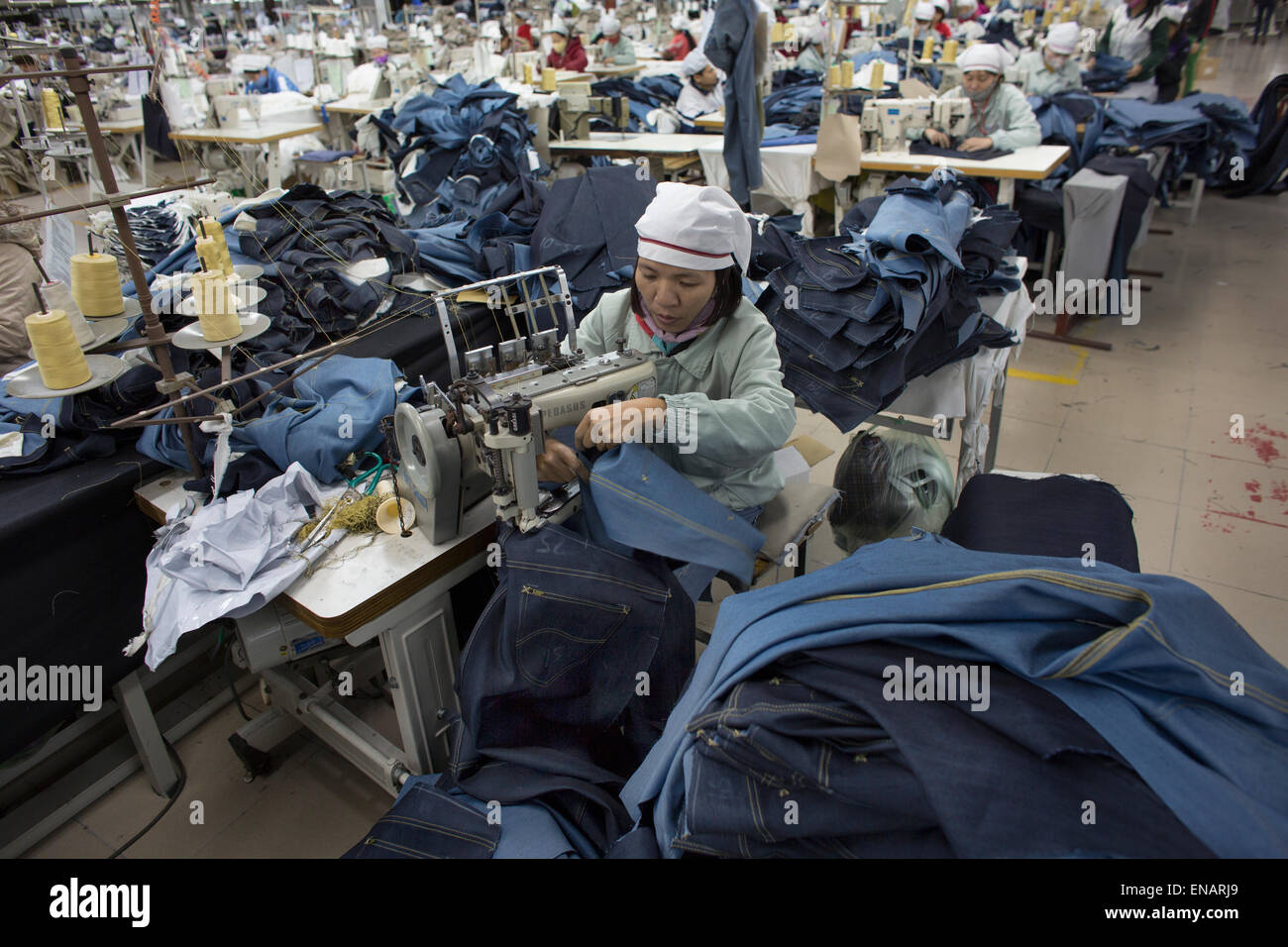 working conditions in a clothing factory in Vietnam Stock Photo - Alamy