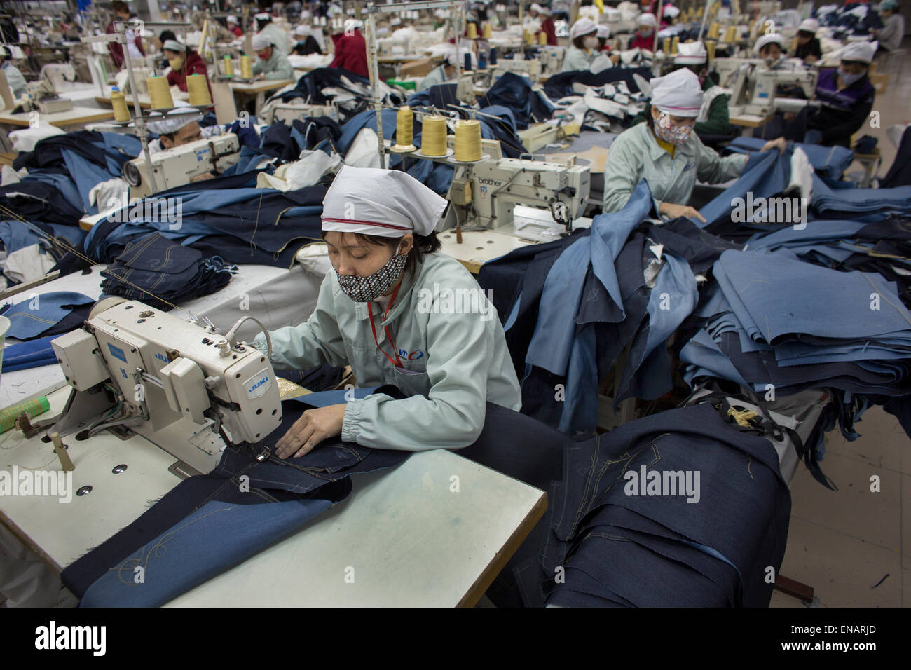 working conditions in a clothing factory in Vietnam Stock Photo - Alamy