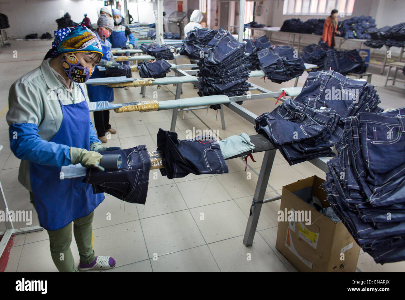 working conditions in a clothing factory in Vietnam Stock Photo - Alamy