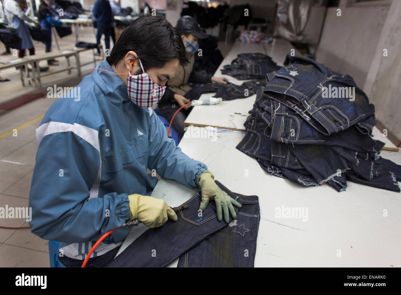 working conditions in a clothing factory in Vietnam Stock Photo - Alamy